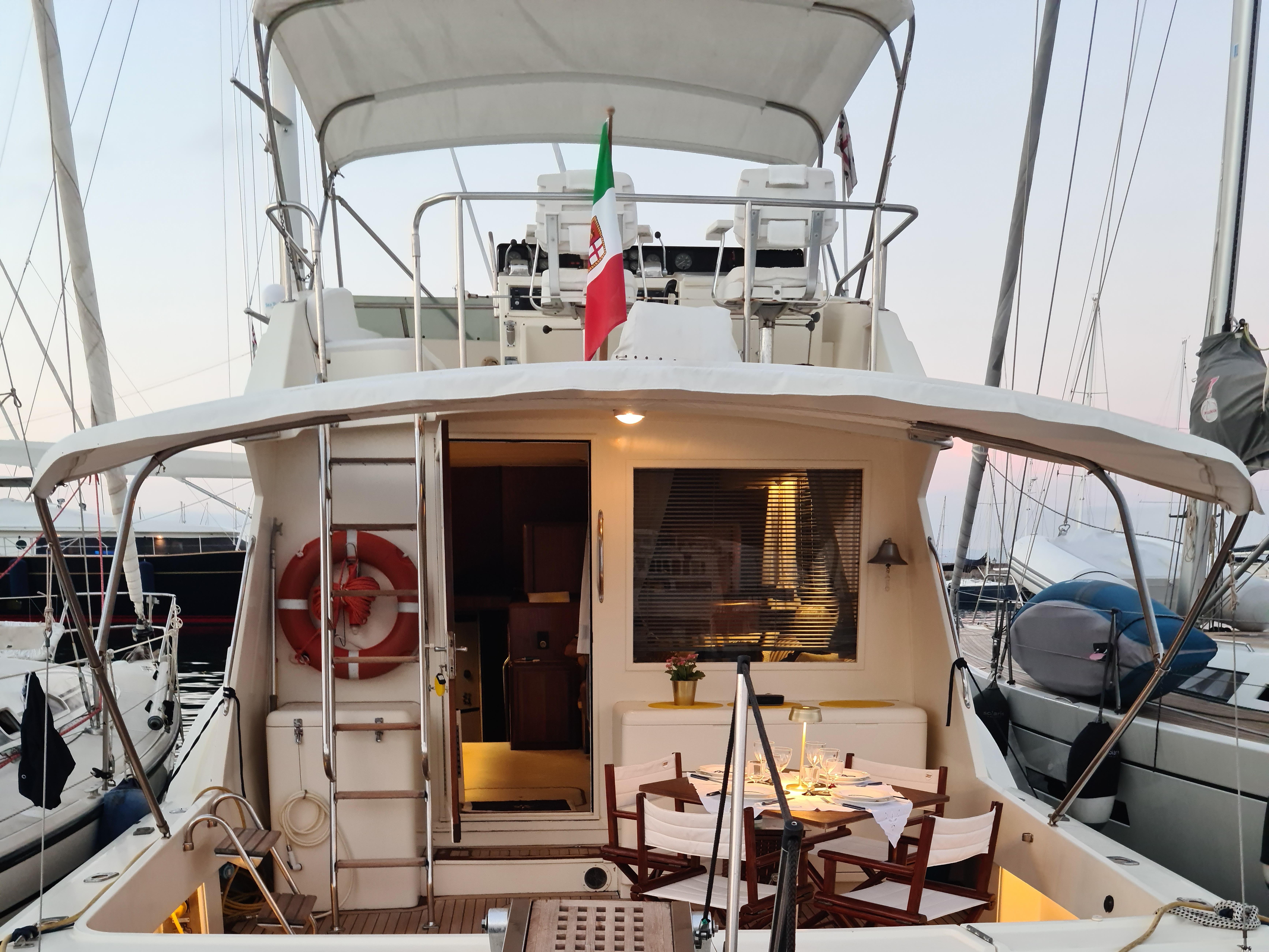 1989 Hatteras 45 Convertible Motor Yachts for sale - YachtWorld