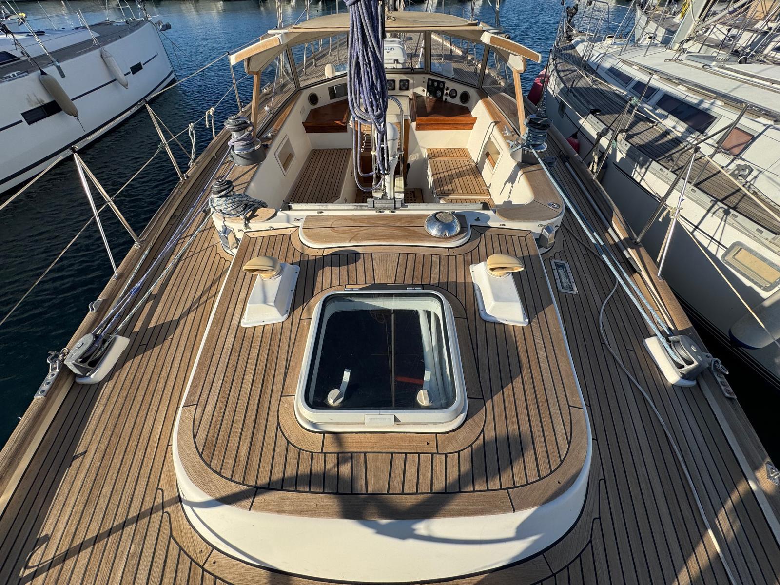 1991 Hallberg-Rassy 42E Cruiser for sale - YachtWorld