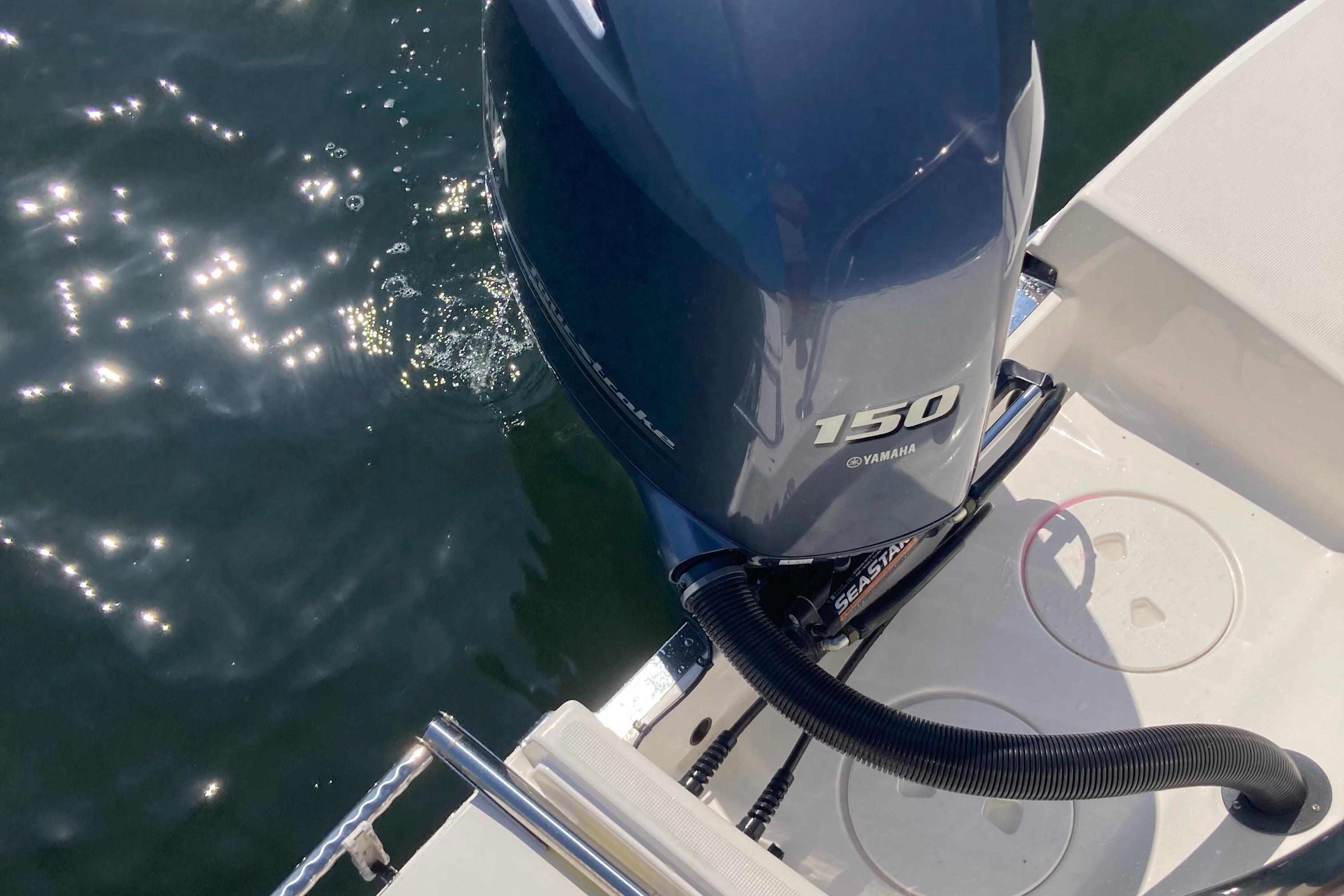 2017 Robalo R227 Dual Console Dual Console for sale - YachtWorld