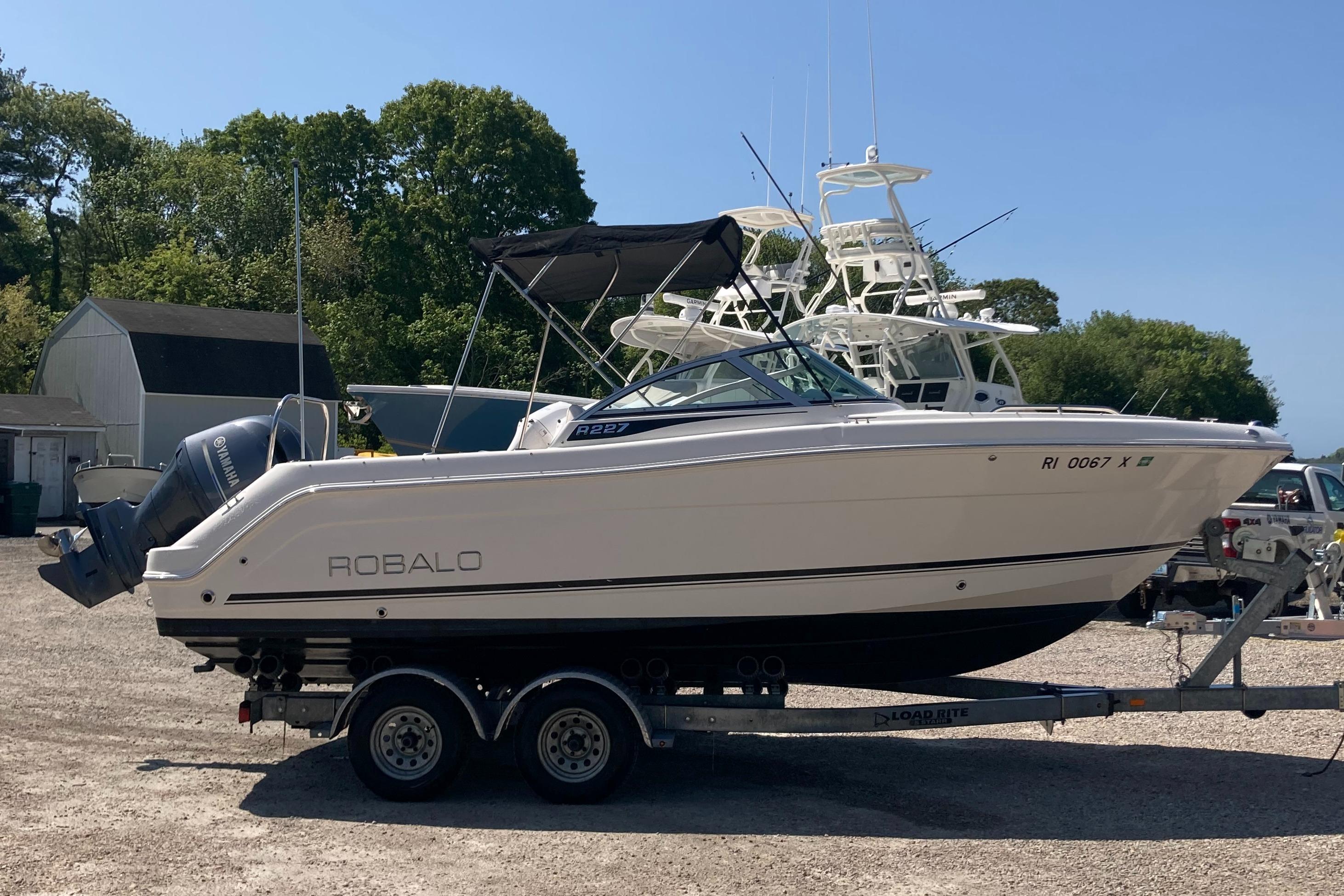 2017 Robalo R227 Dual Console Dual Console for sale - YachtWorld