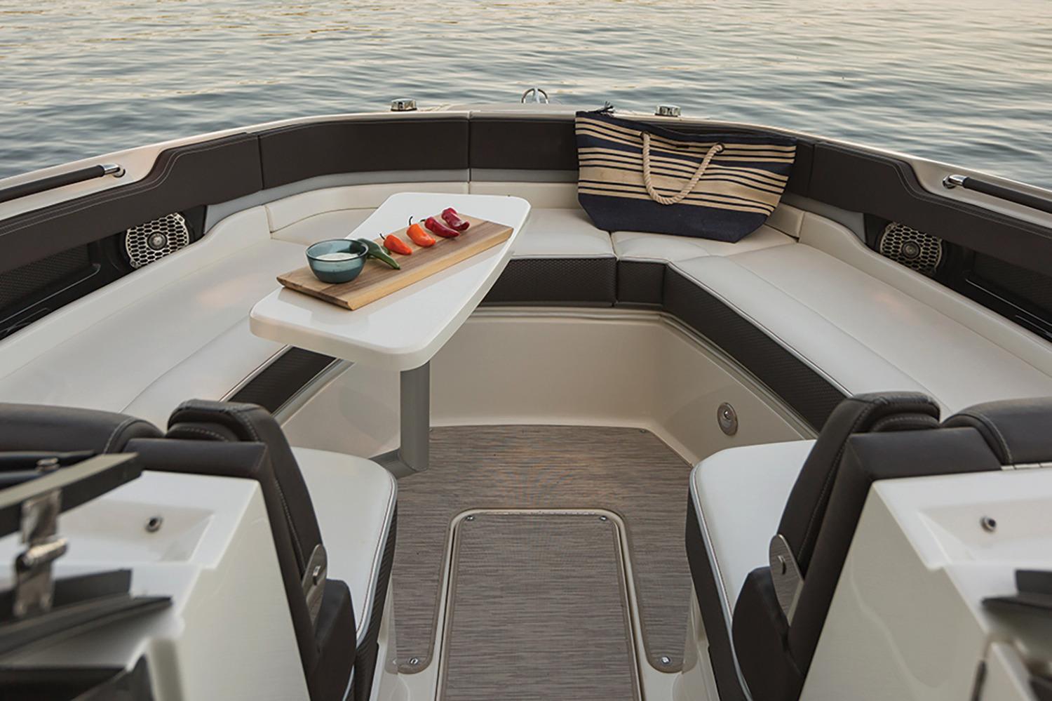 2017 Sea Ray SLX 310 OB Lanchas pequeñas en venta - YachtWorld