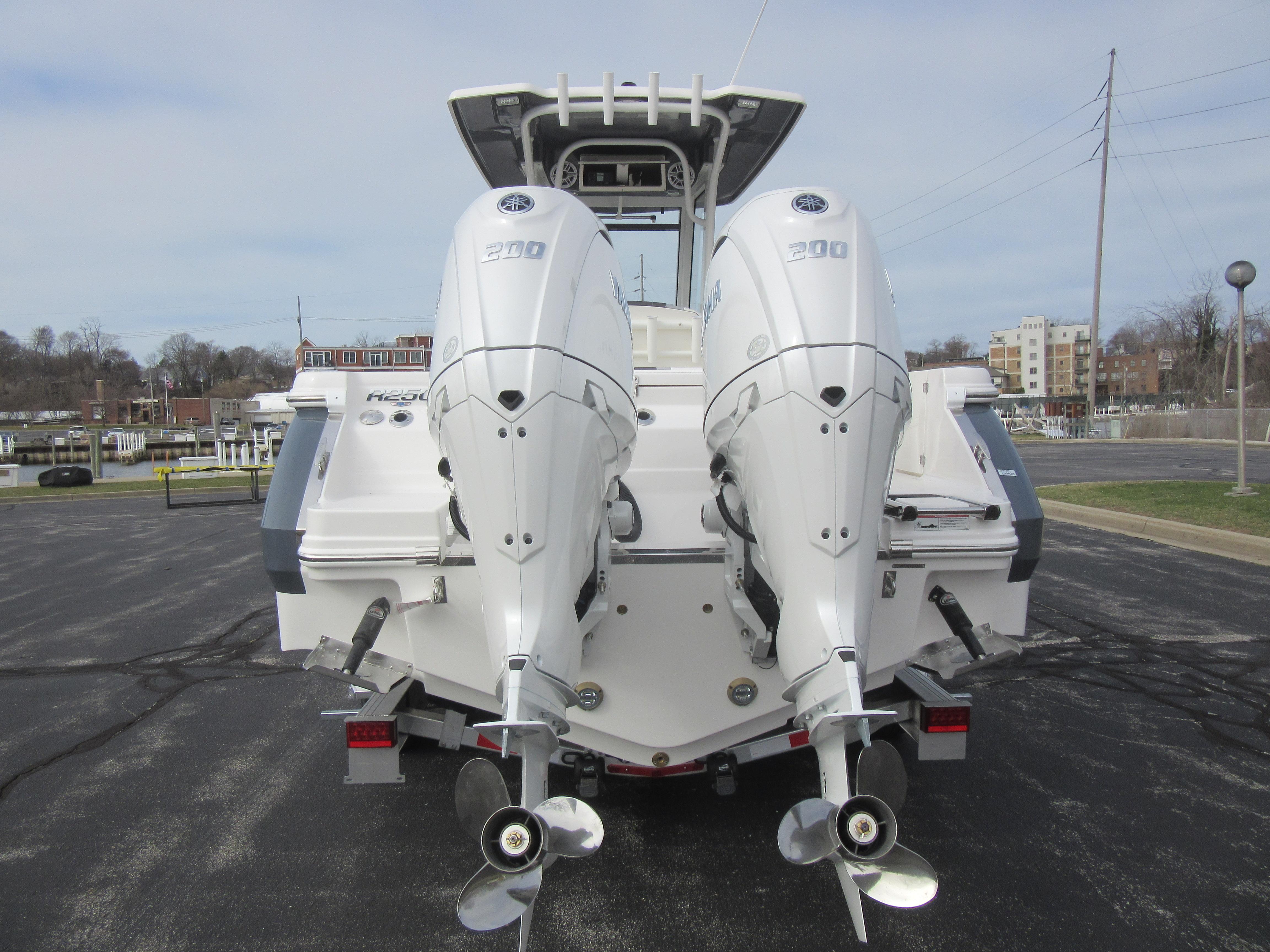 2024 Robalo R250 Center Console Center Console for sale - YachtWorld