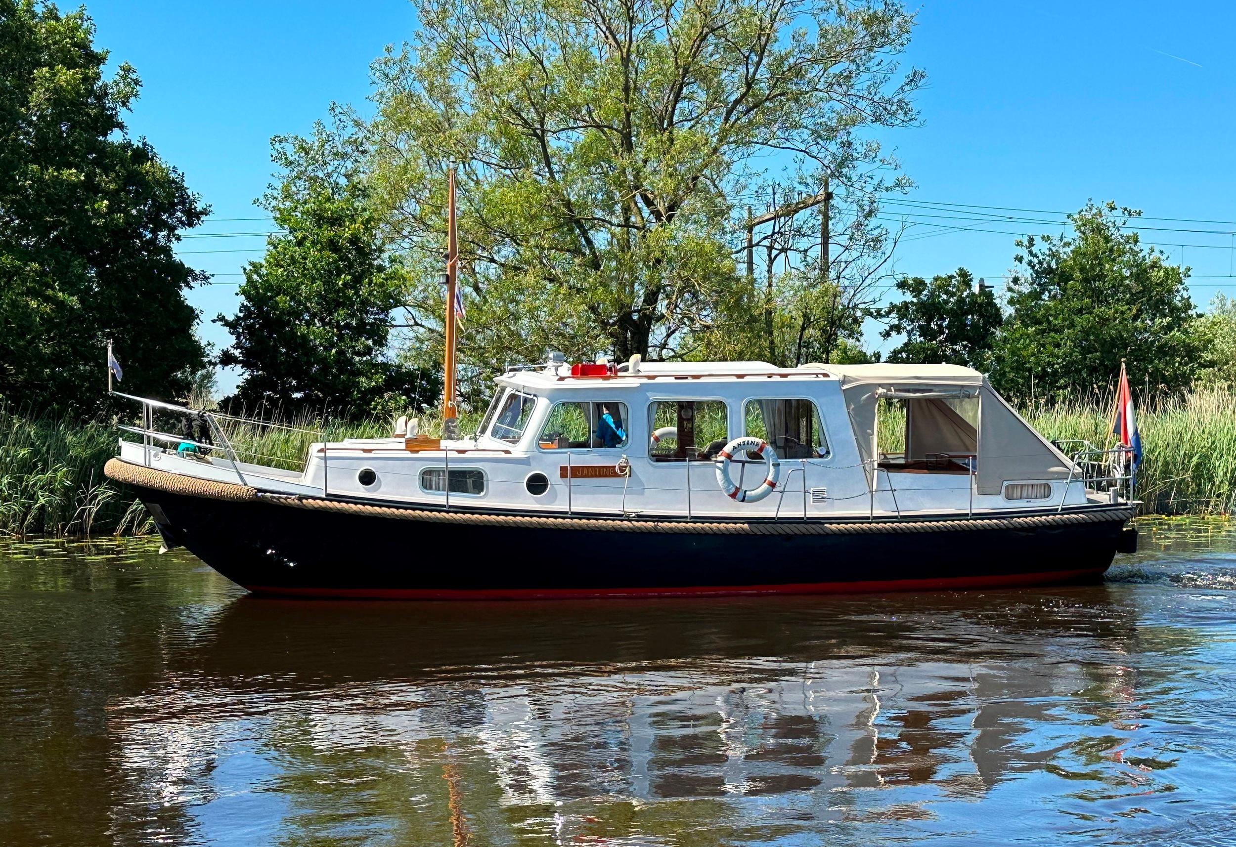 Valkvlet 1050 OKAK | 1972 | 34ft | Boatshop24