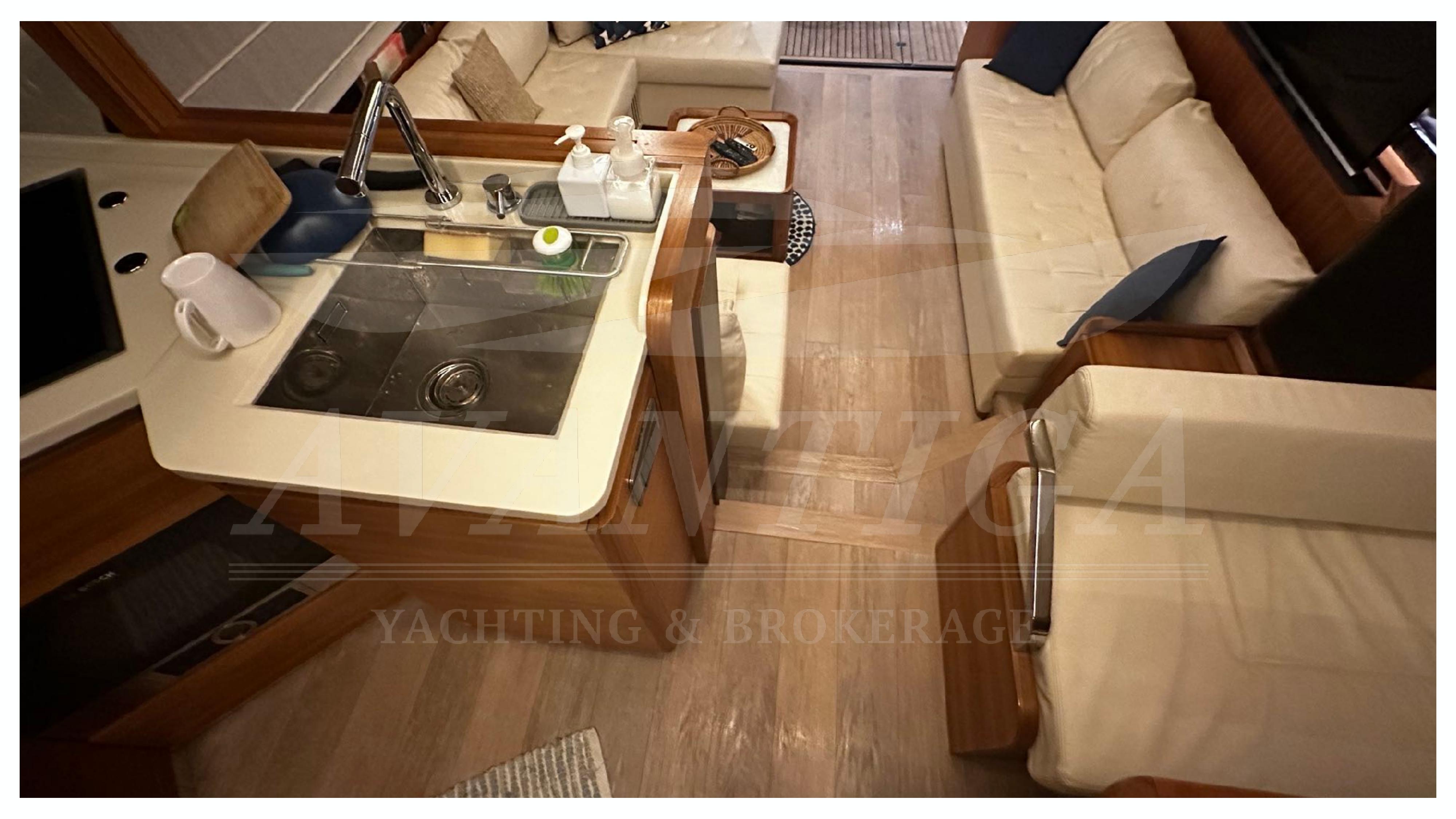 2016 Absolute NAVETTA 58 Flybridge for sale - YachtWorld