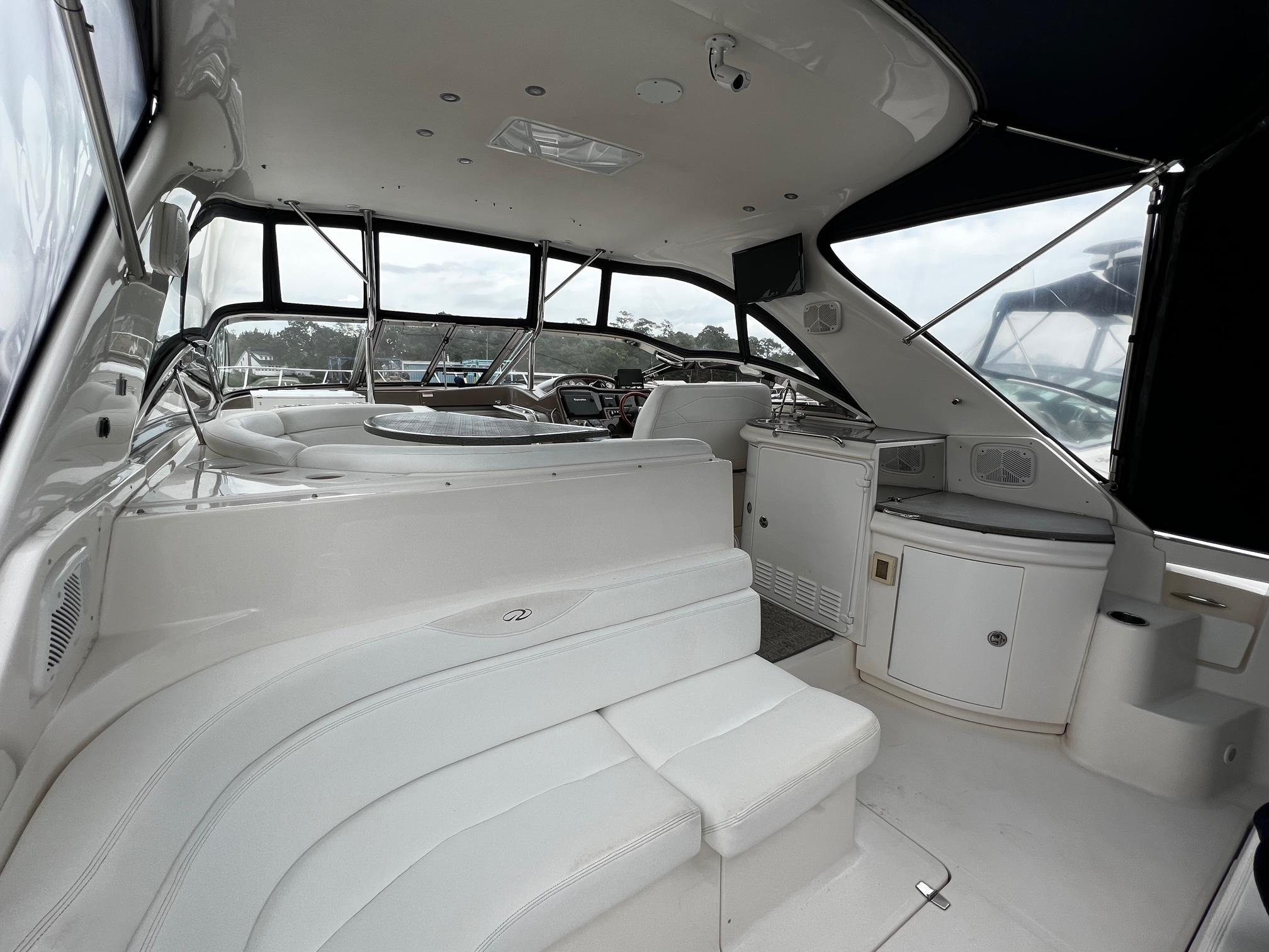 2005 Regal 4260 Commodore Express Cruiser for sale - YachtWorld