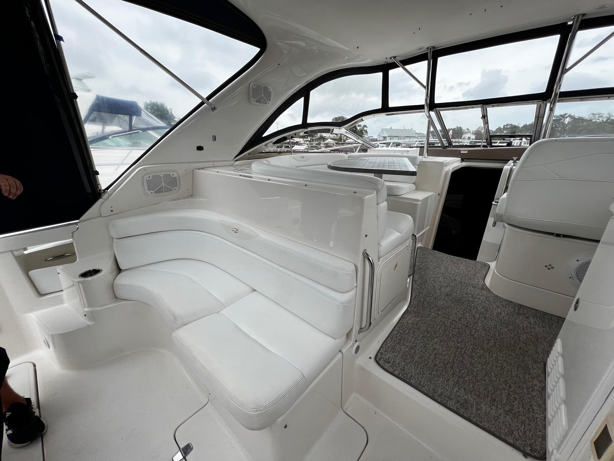 2005 Regal 4260 Commodore Express Cruiser for sale - YachtWorld