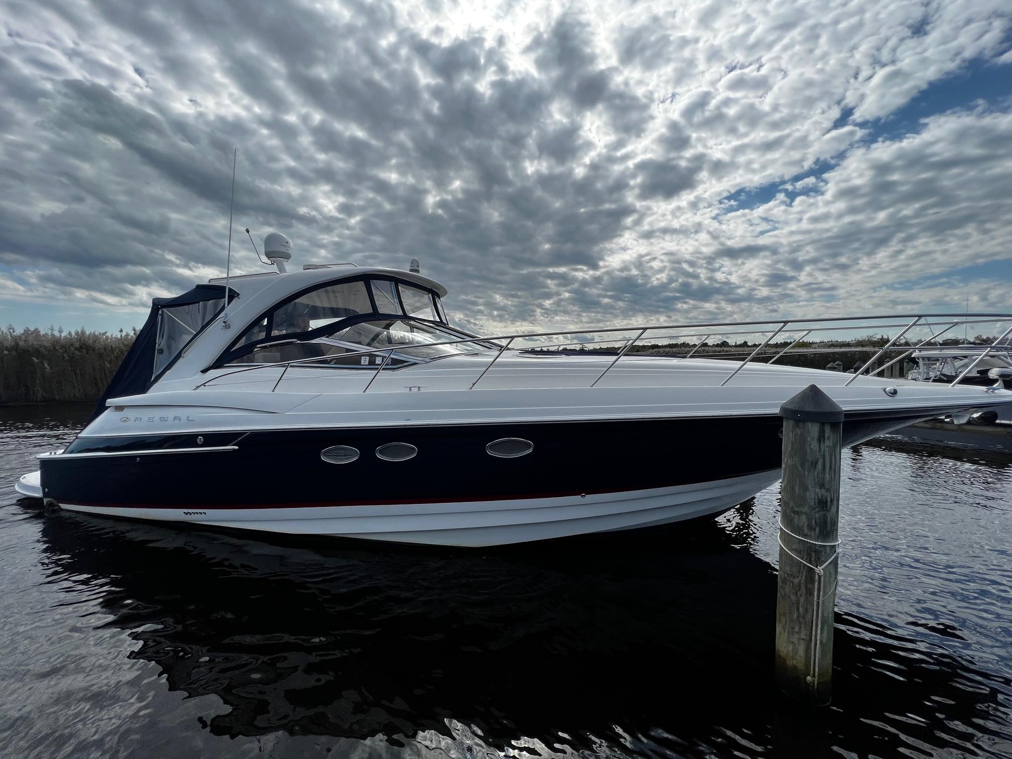 2005 Regal 4260 Commodore Express Cruiser for sale - YachtWorld