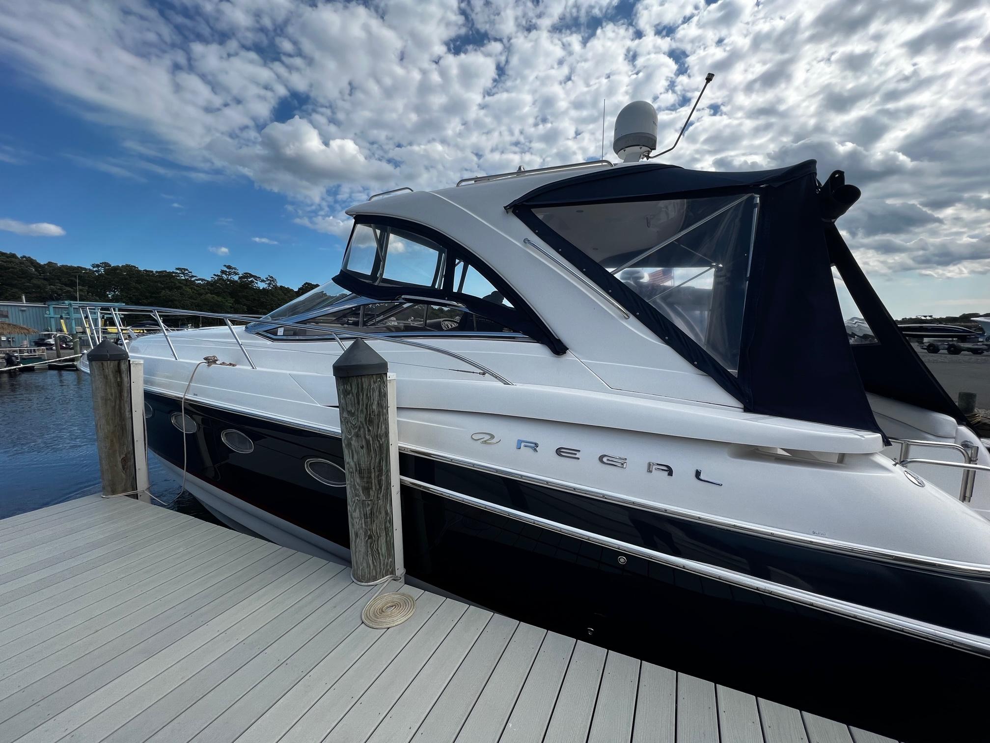 2005 Regal 4260 Commodore Express Cruiser for sale - YachtWorld