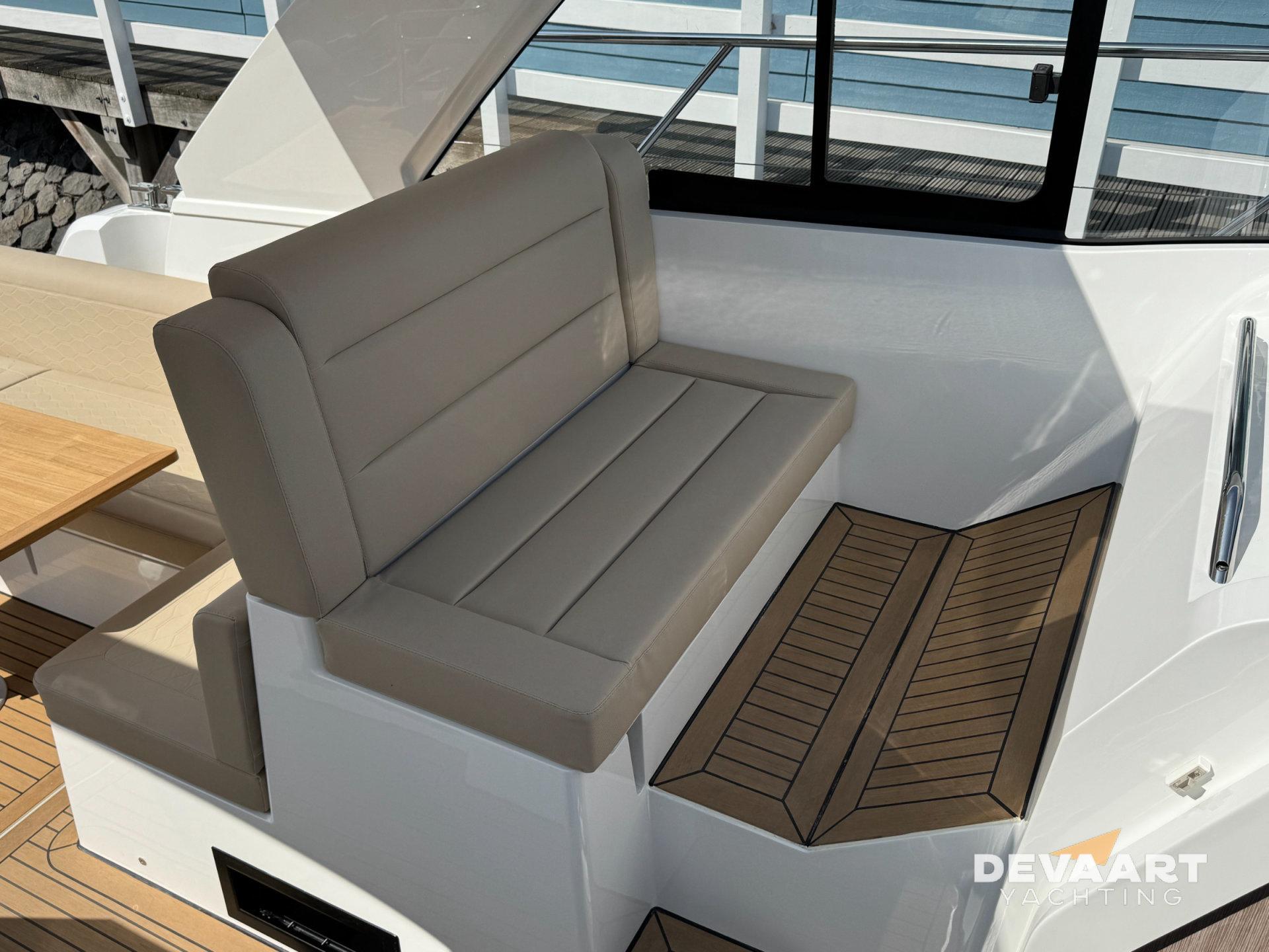 Sealine S335 | 2026 | 10m | TopBoats