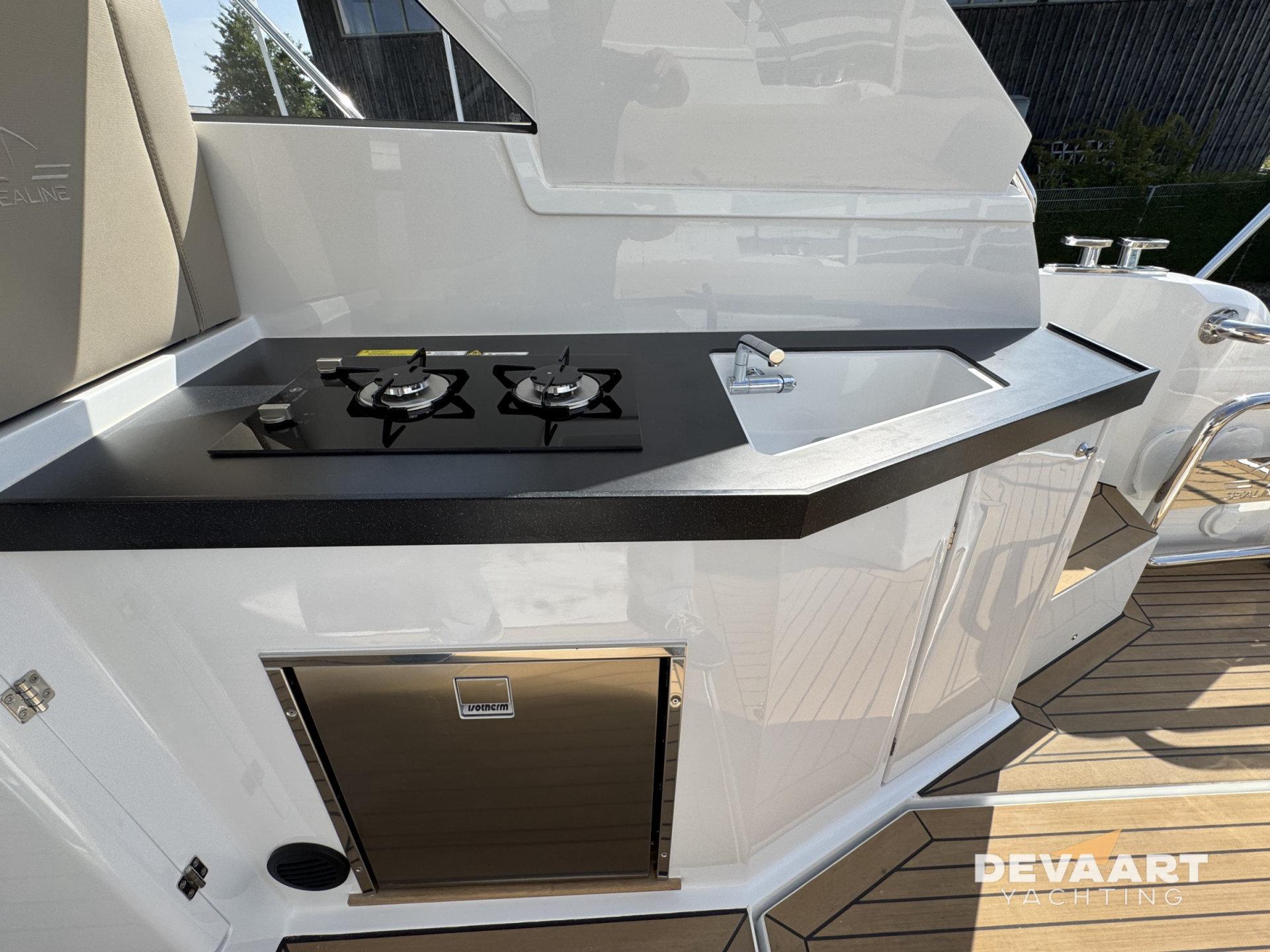 Sealine S335 | 2026 | 10m | TopBoats