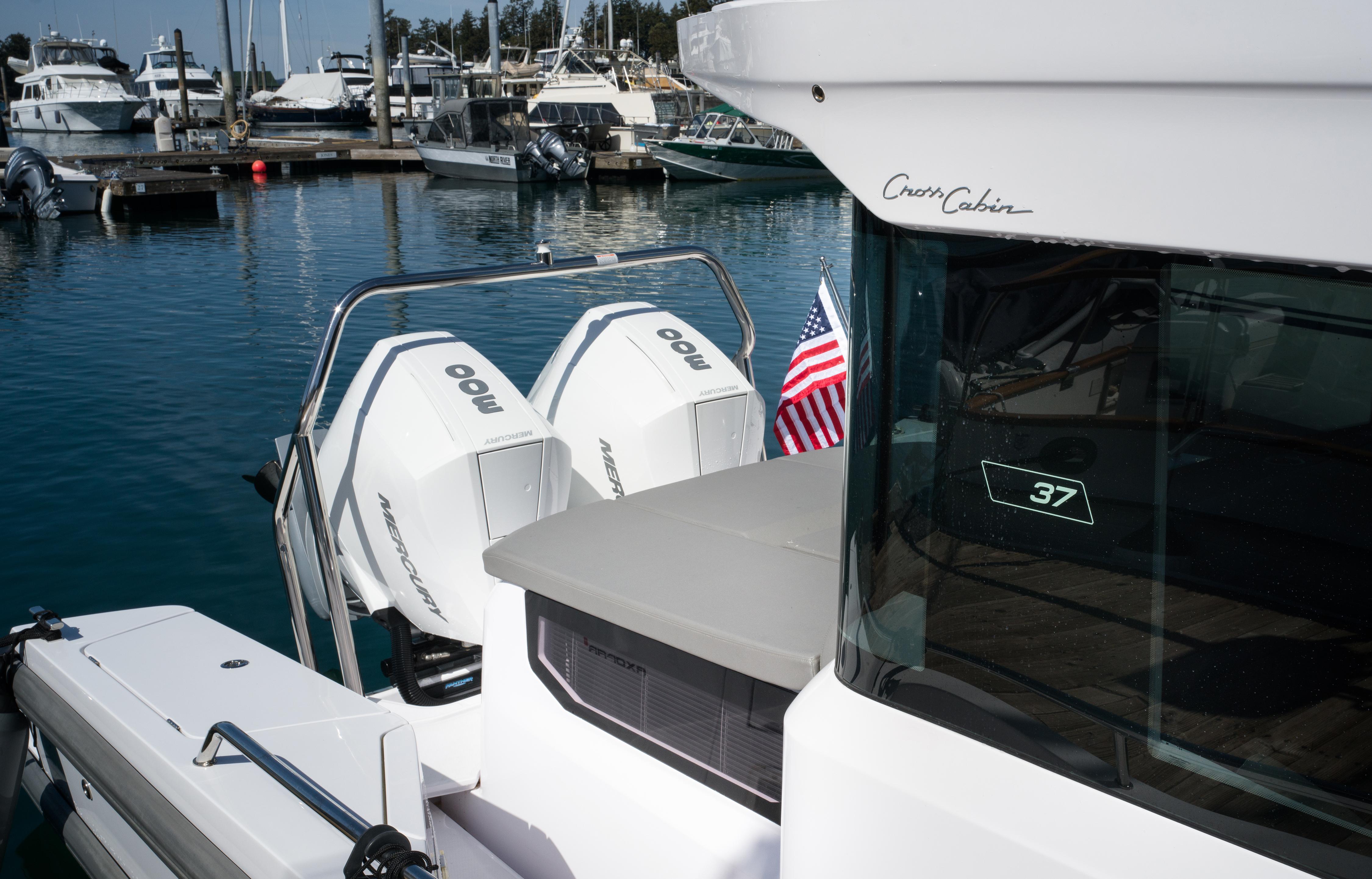 2021 Axopar 37 Cross Cabin Centre Console for sale - YachtWorld