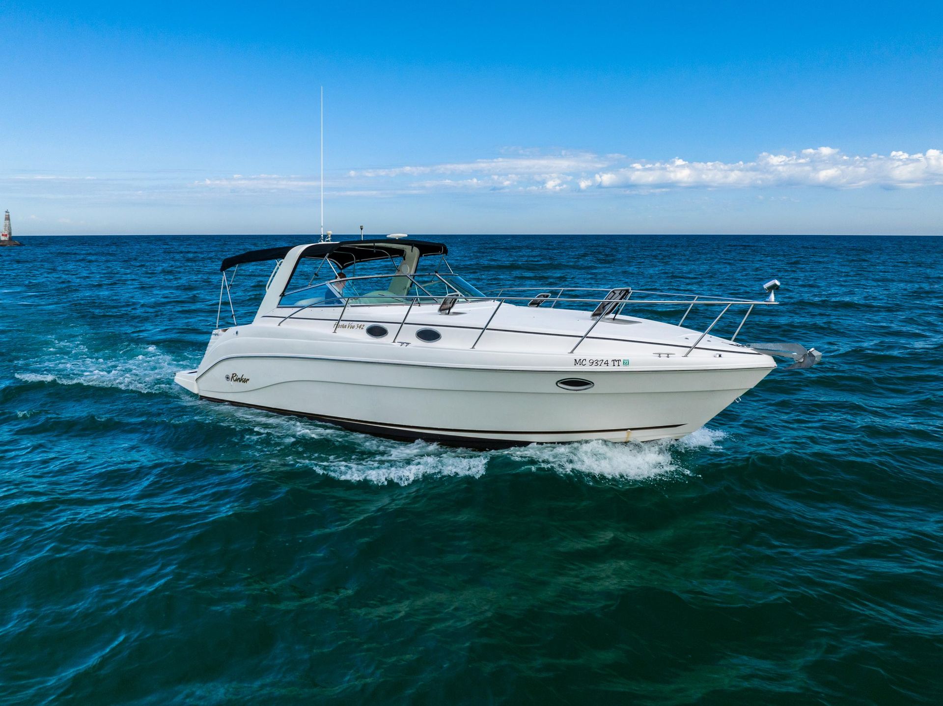 2002 Rinker 342 Fiesta Vee - Weber Yachts