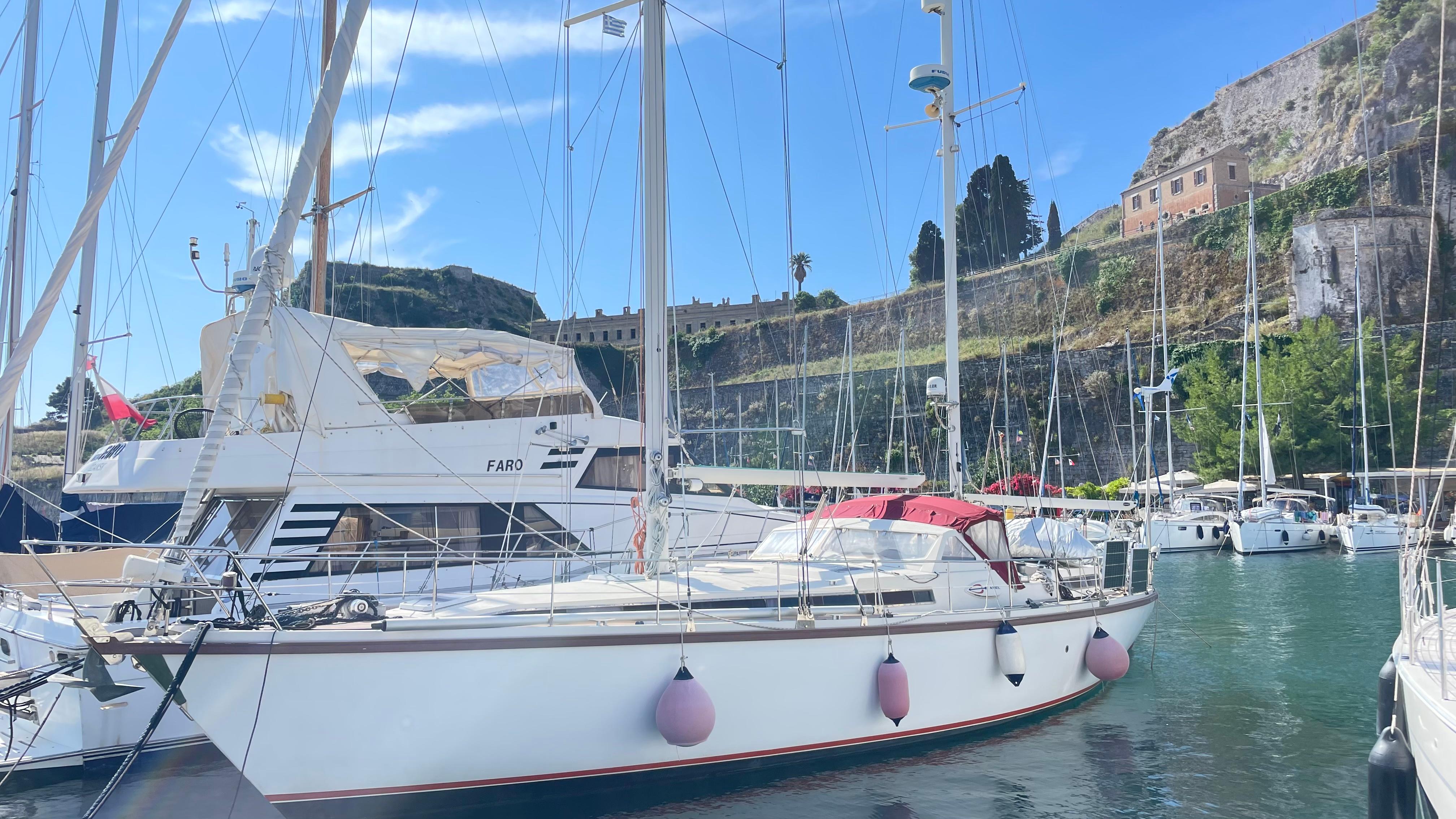 Used 1993 Amel Super Maramu | Youboat