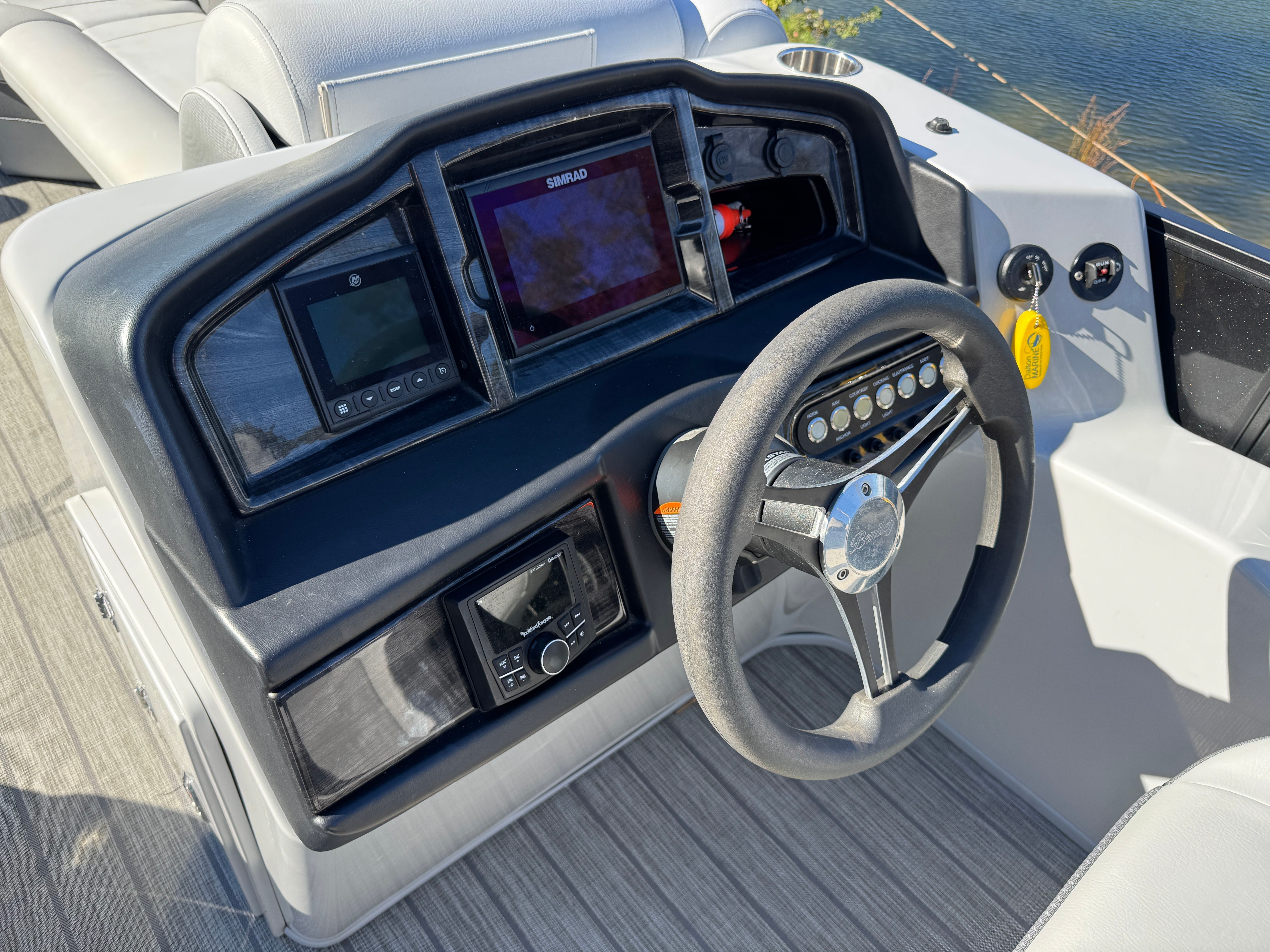 2021 Bentley Pontoons 253 Swingback DC Bateaux ponton à vendre - YachtWorld