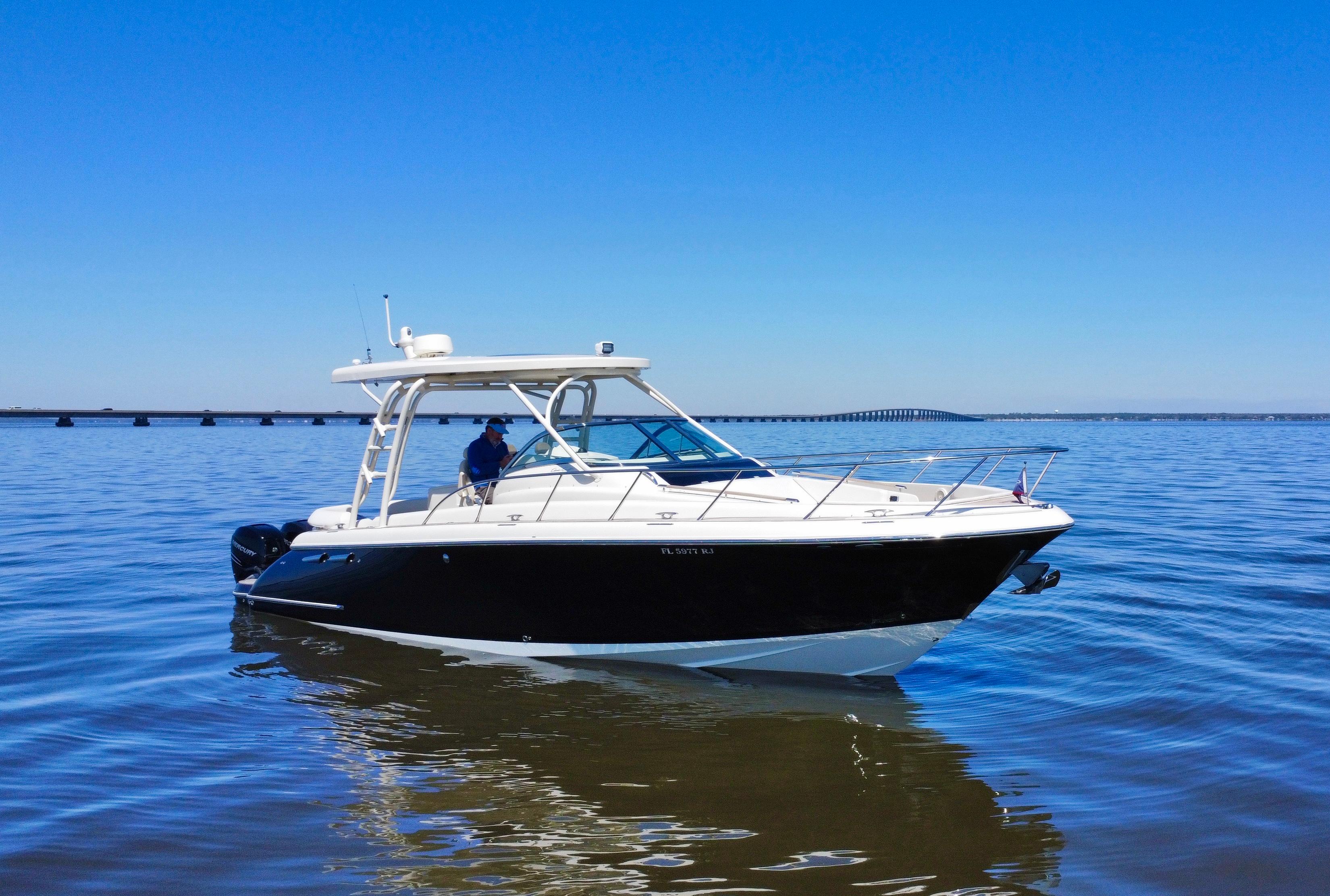 2017 Chris-Craft 38 Launch Express Cruiser for sale - YachtWorld