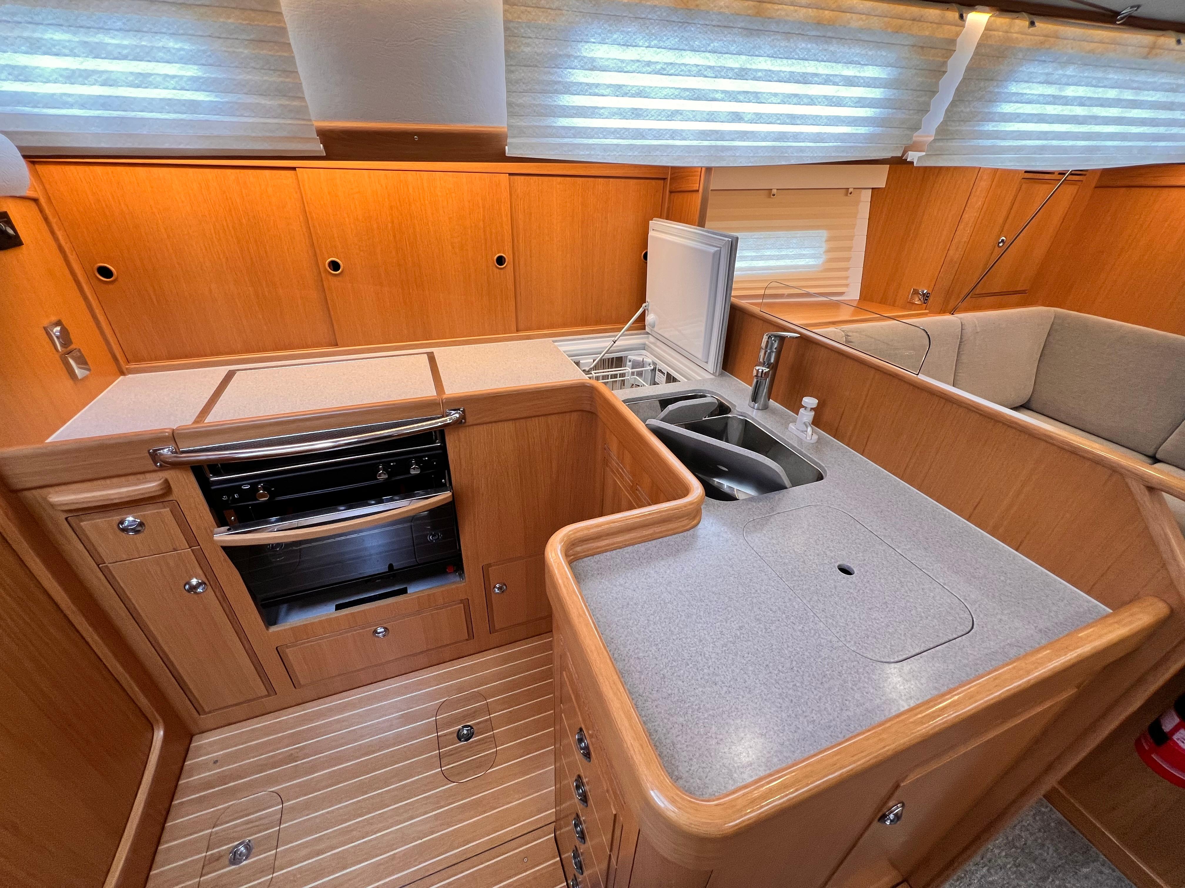 2020 Hallberg-Rassy 412 Cruiser for sale - YachtWorld