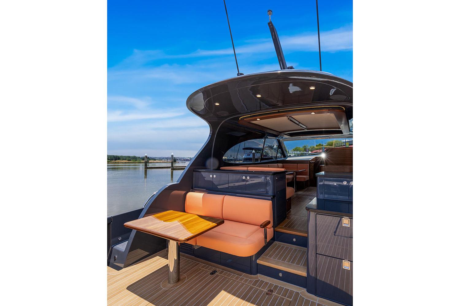 2026 Palm Beach Motor Yachts Palm Beach GT 60 Jet Drive Sports Cruiser ...