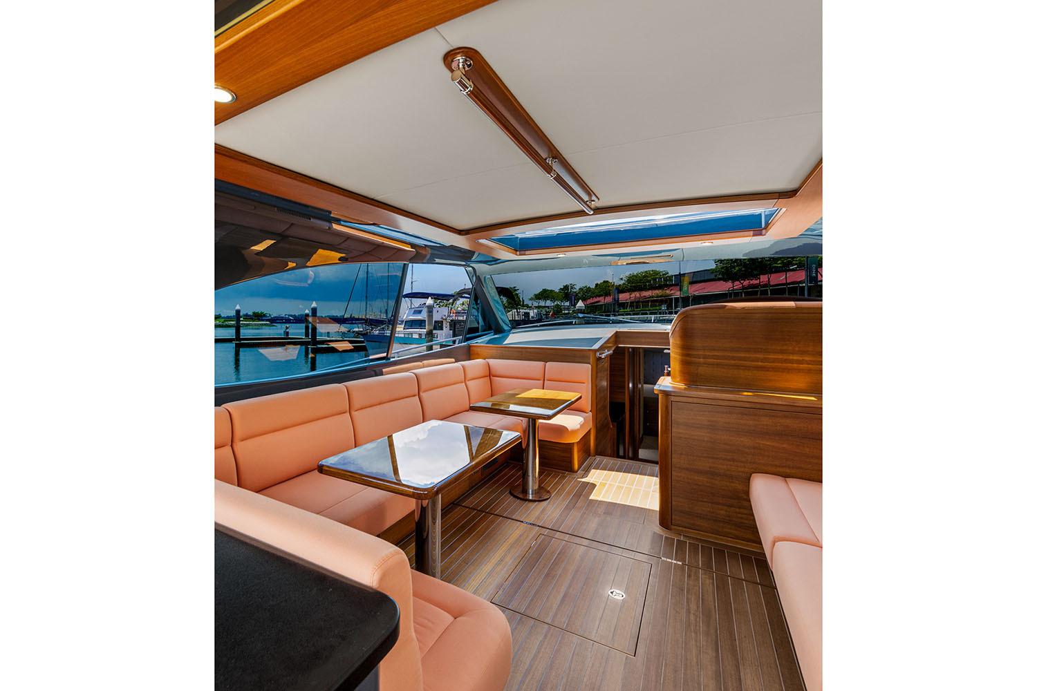 2026 Palm Beach Motor Yachts Palm Beach GT 60 Jet Drive Sports Cruiser ...