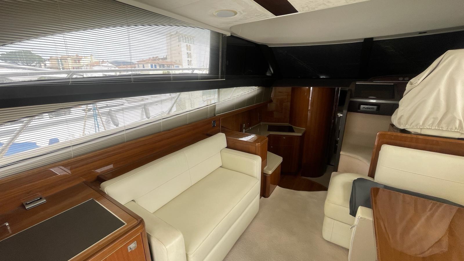 2013 Princess Flybridge 42 Motor Yacht Yates a motor en venta - YachtWorld