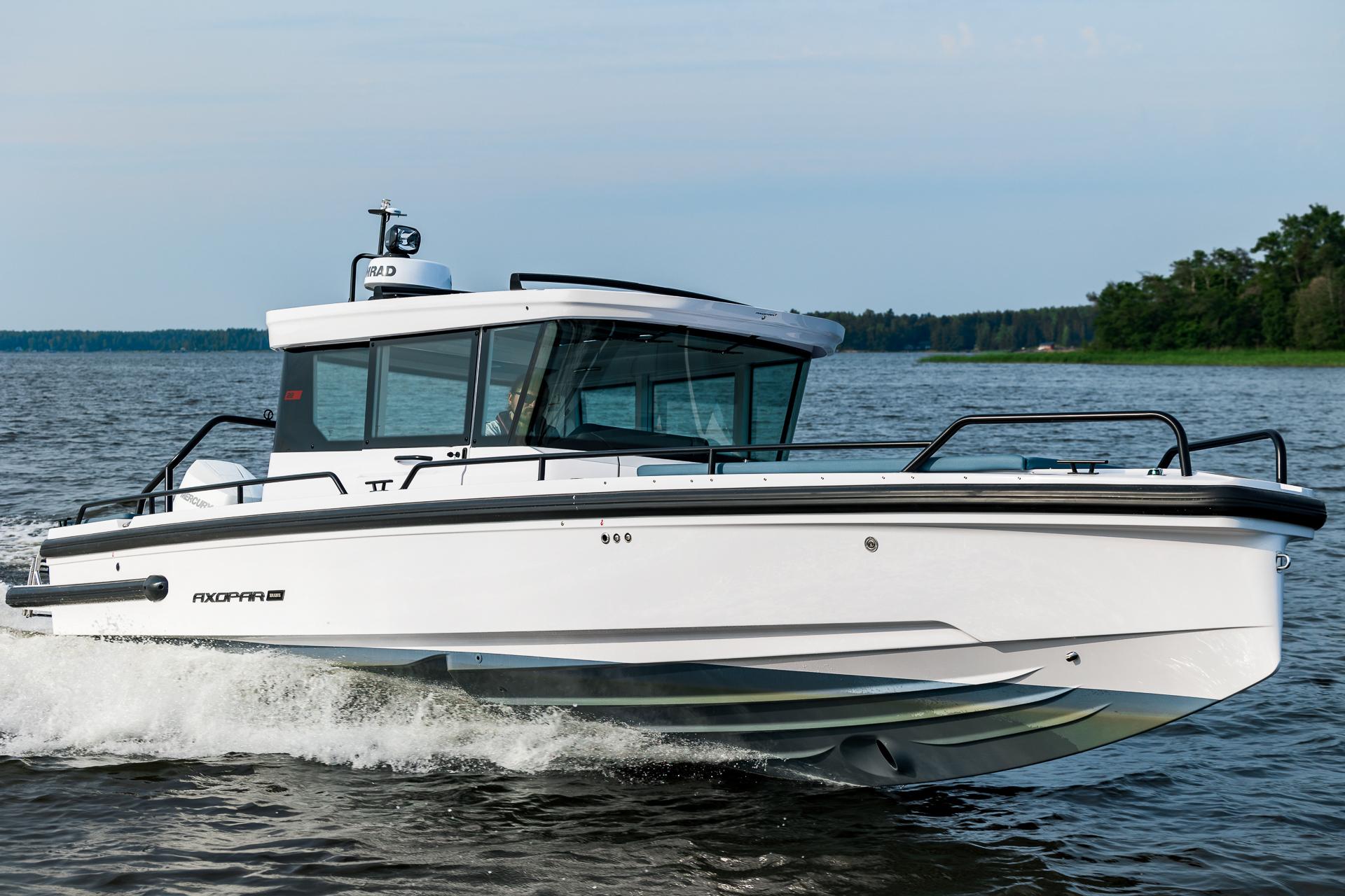 2024 Axopar 28 Cabin BRABUS Trim Wet Bar Center Console Boote Kaufen ...