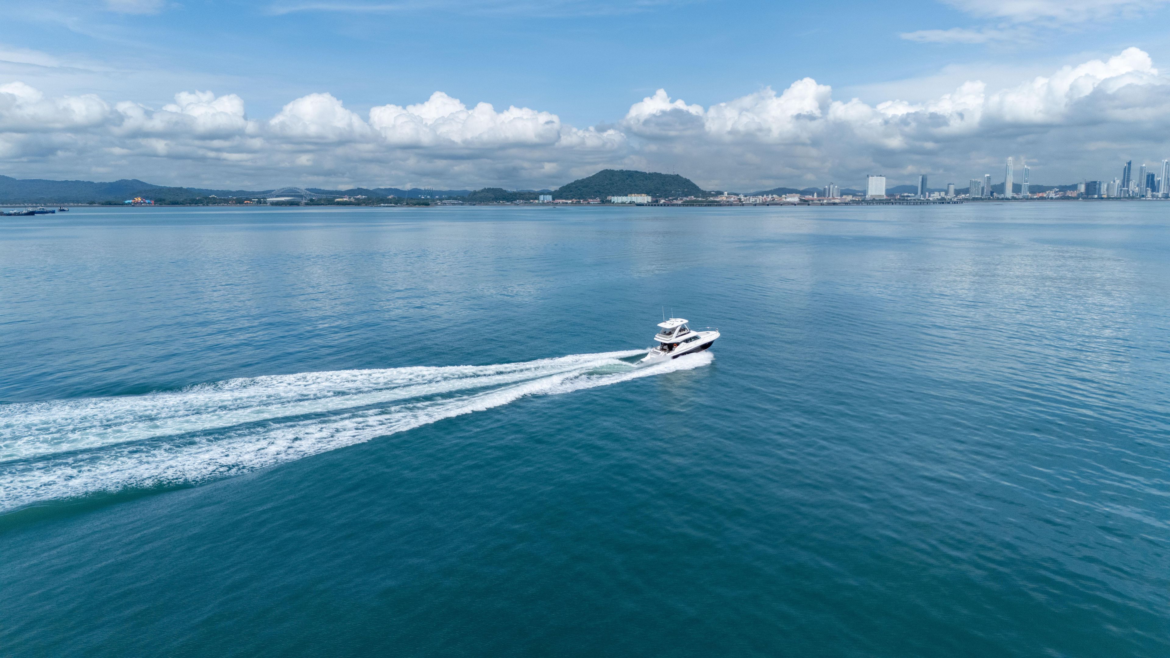 2019 Tiara Yachts F44 Flybridge Flybridge for sale - YachtWorld