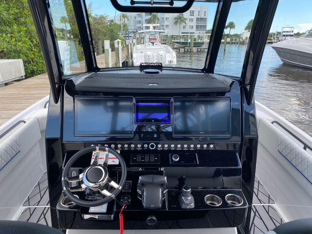 2025 Fountain 32 NX Center Console for sale - YachtWorld