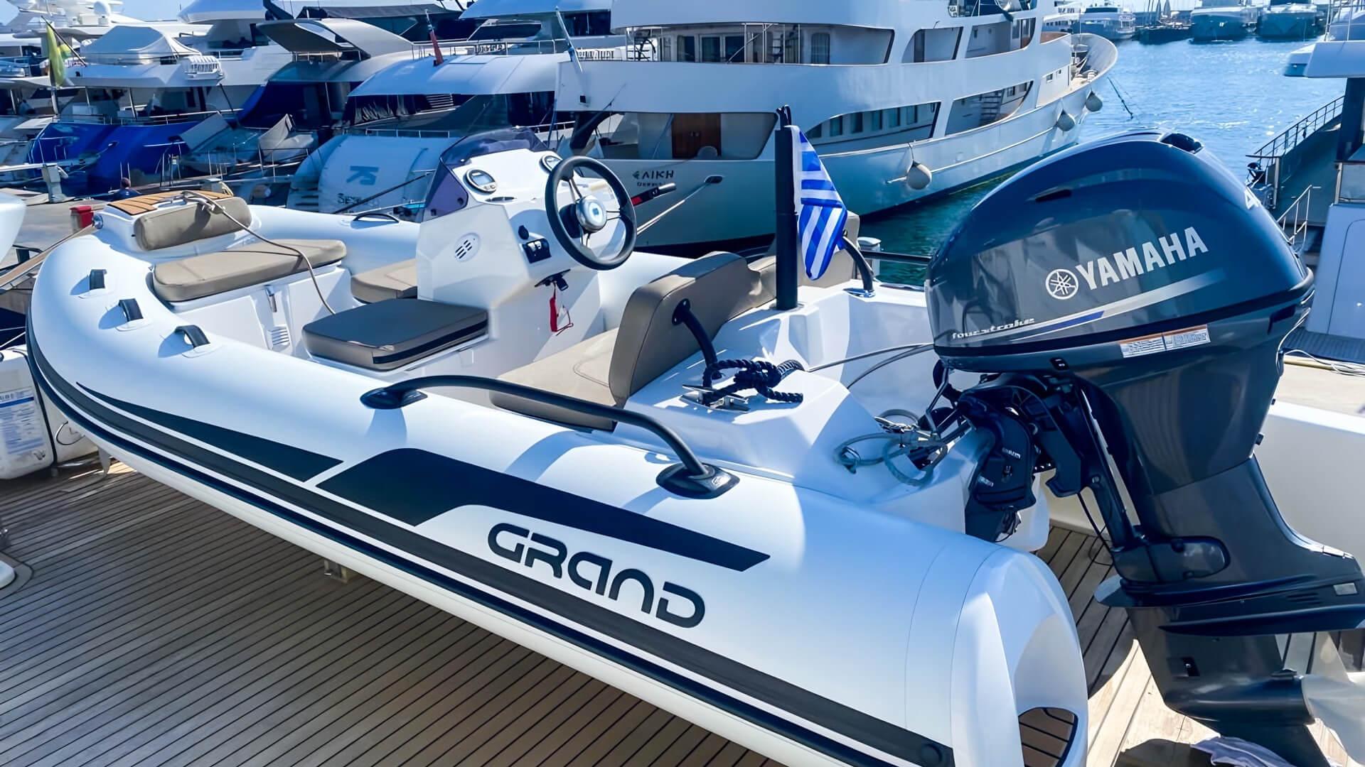 Neu 2025 Grand G380HGNF White Gray | YachtFocus