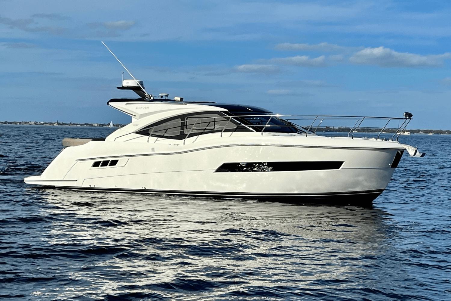 2019 Carver C37 Coupe Motor Yachts for sale - YachtWorld
