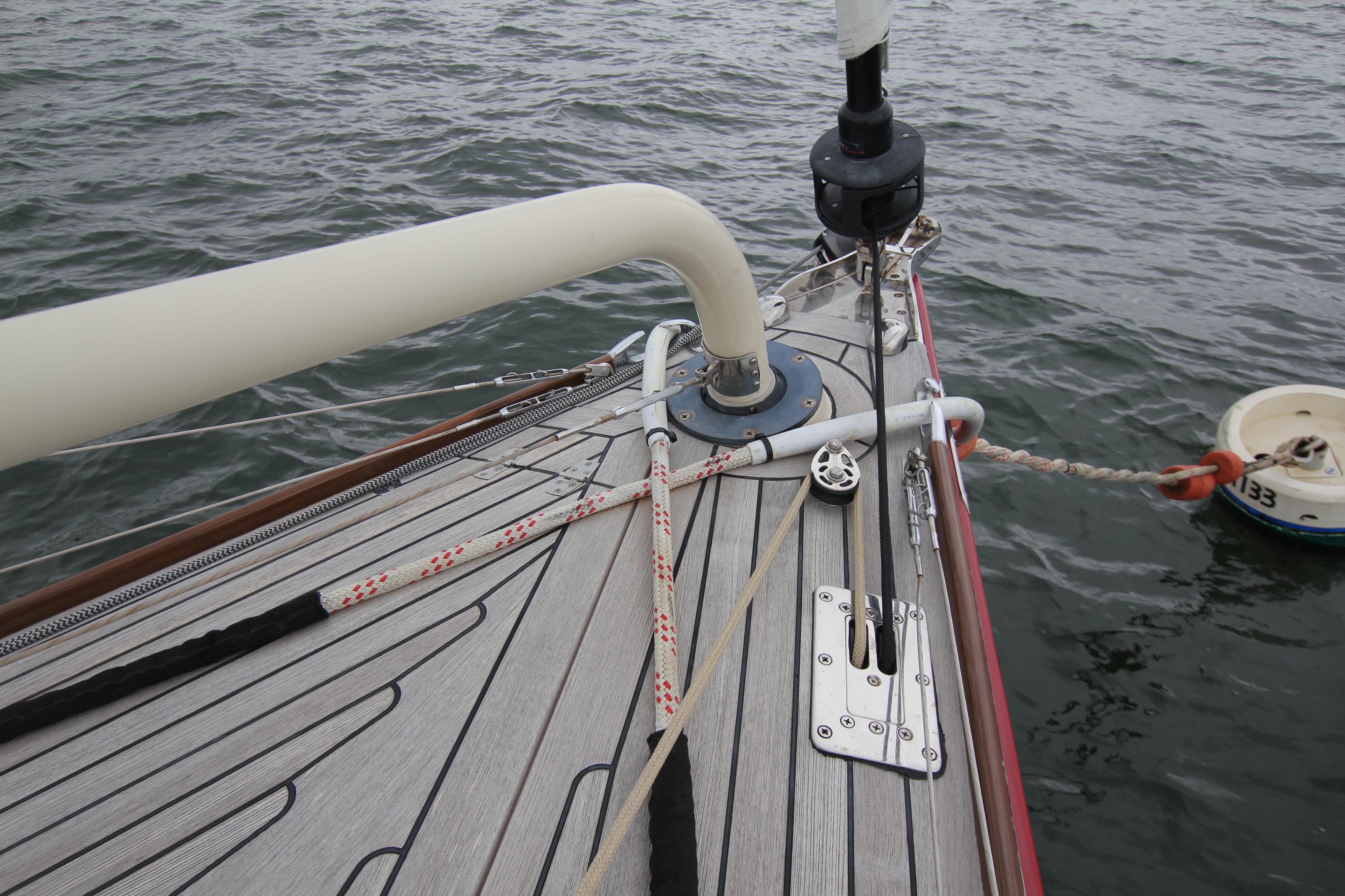 2016 Alerion 41 Daysailer for sale - YachtWorld