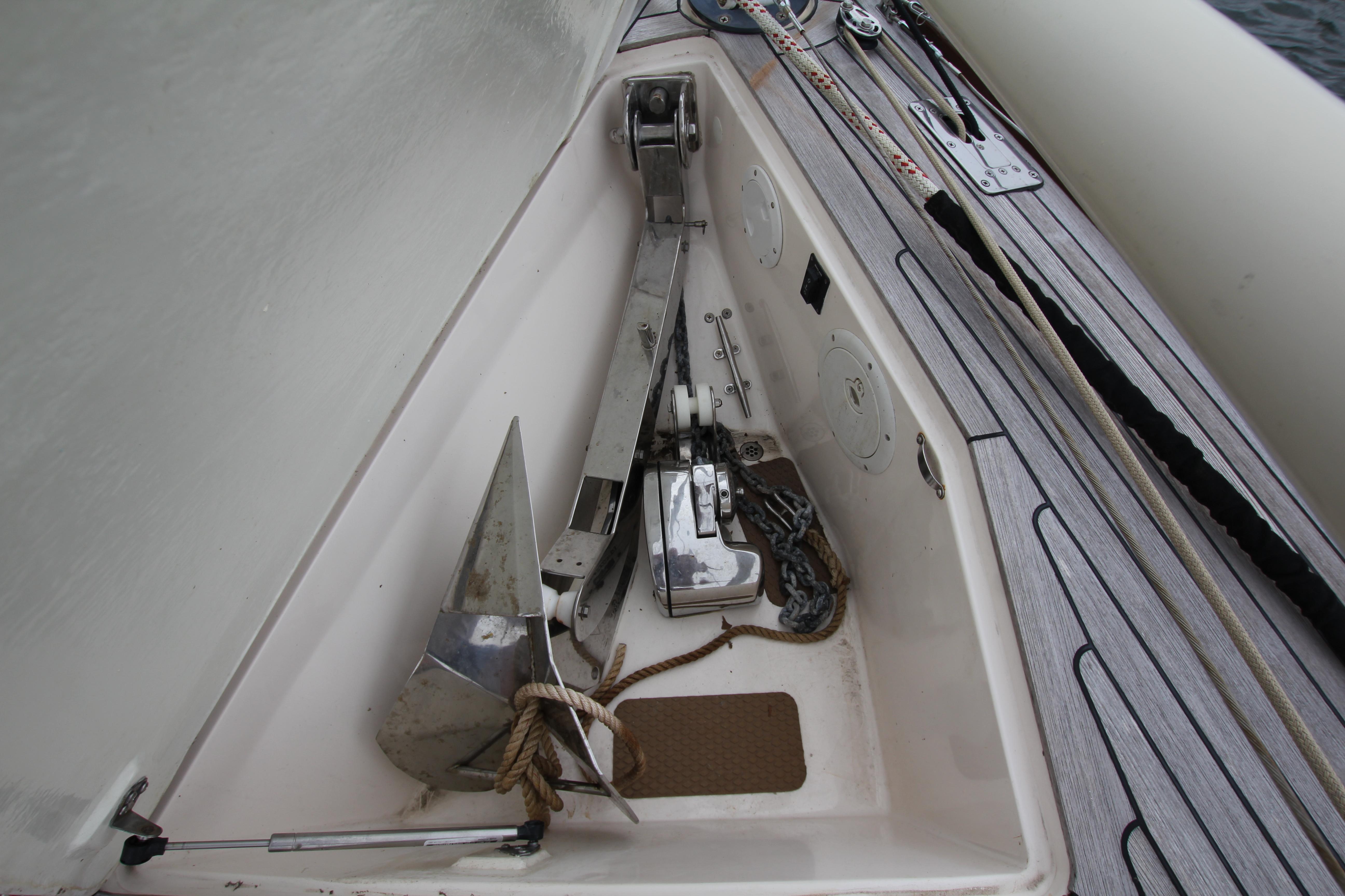 2016 Alerion 41 Daysailer for sale - YachtWorld