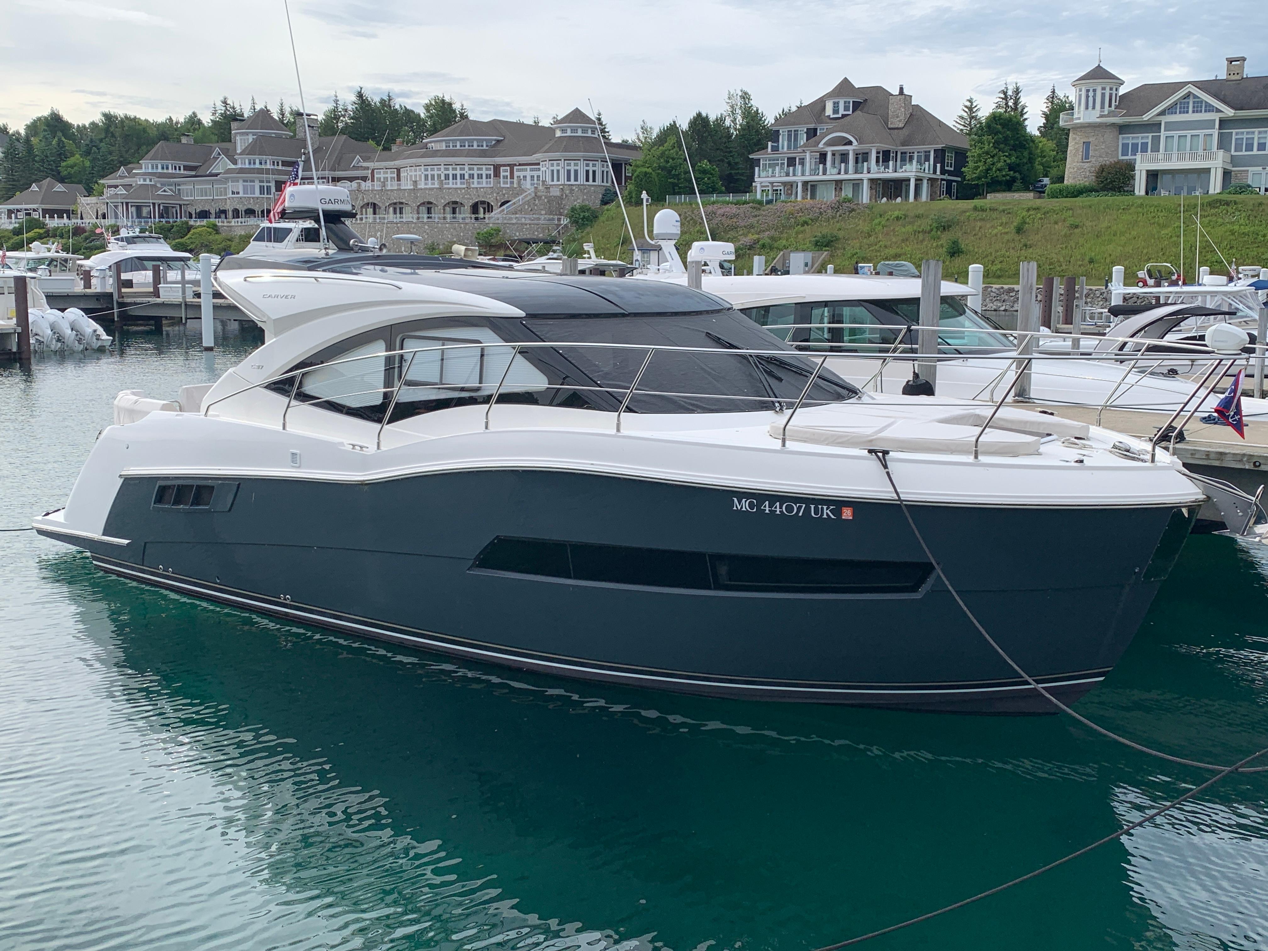 2020 Carver C37 Coupe Express Cruiser for sale - YachtWorld