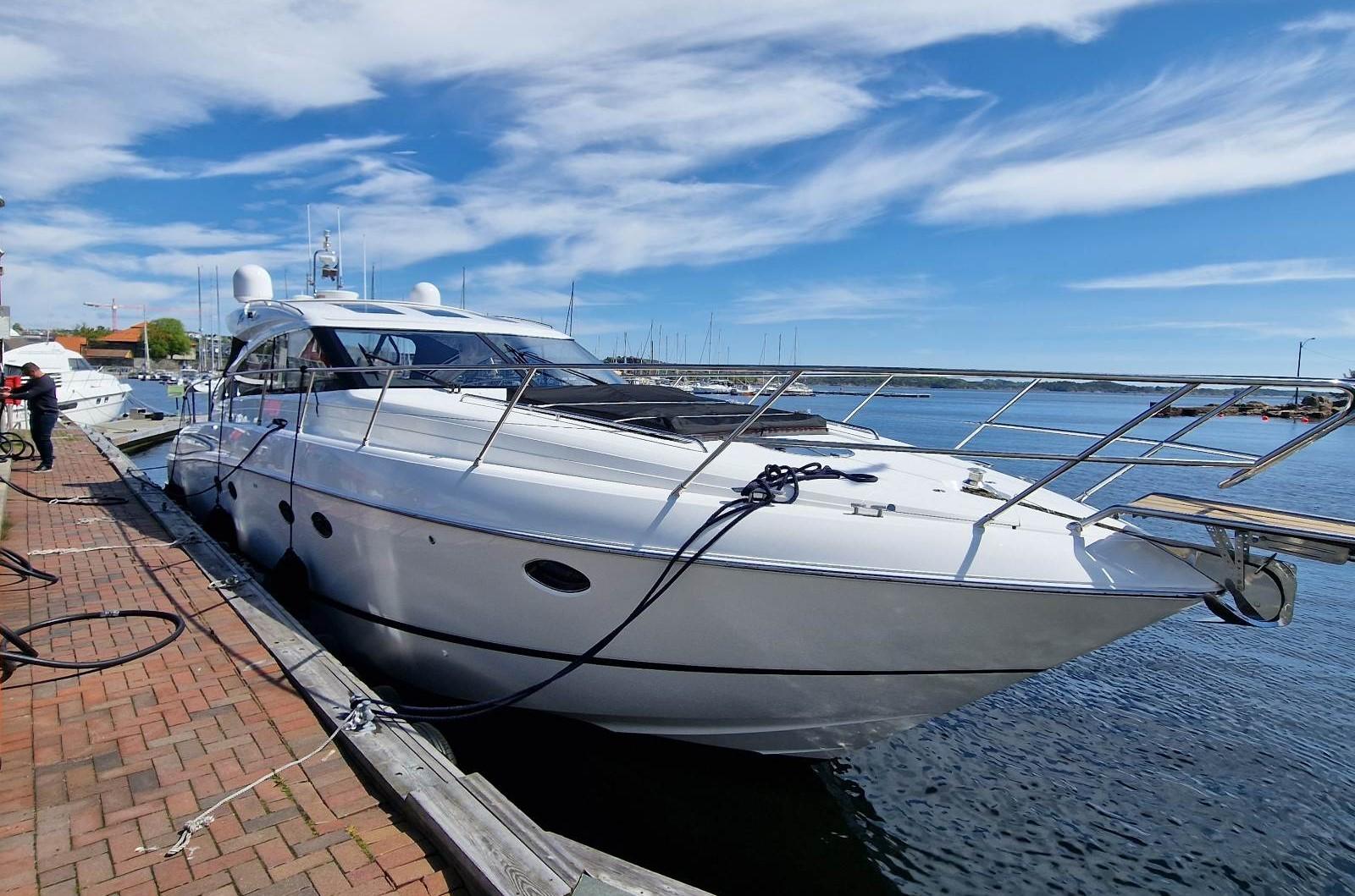 2007 Princess V53 Sports Cruiser for sale - YachtWorld