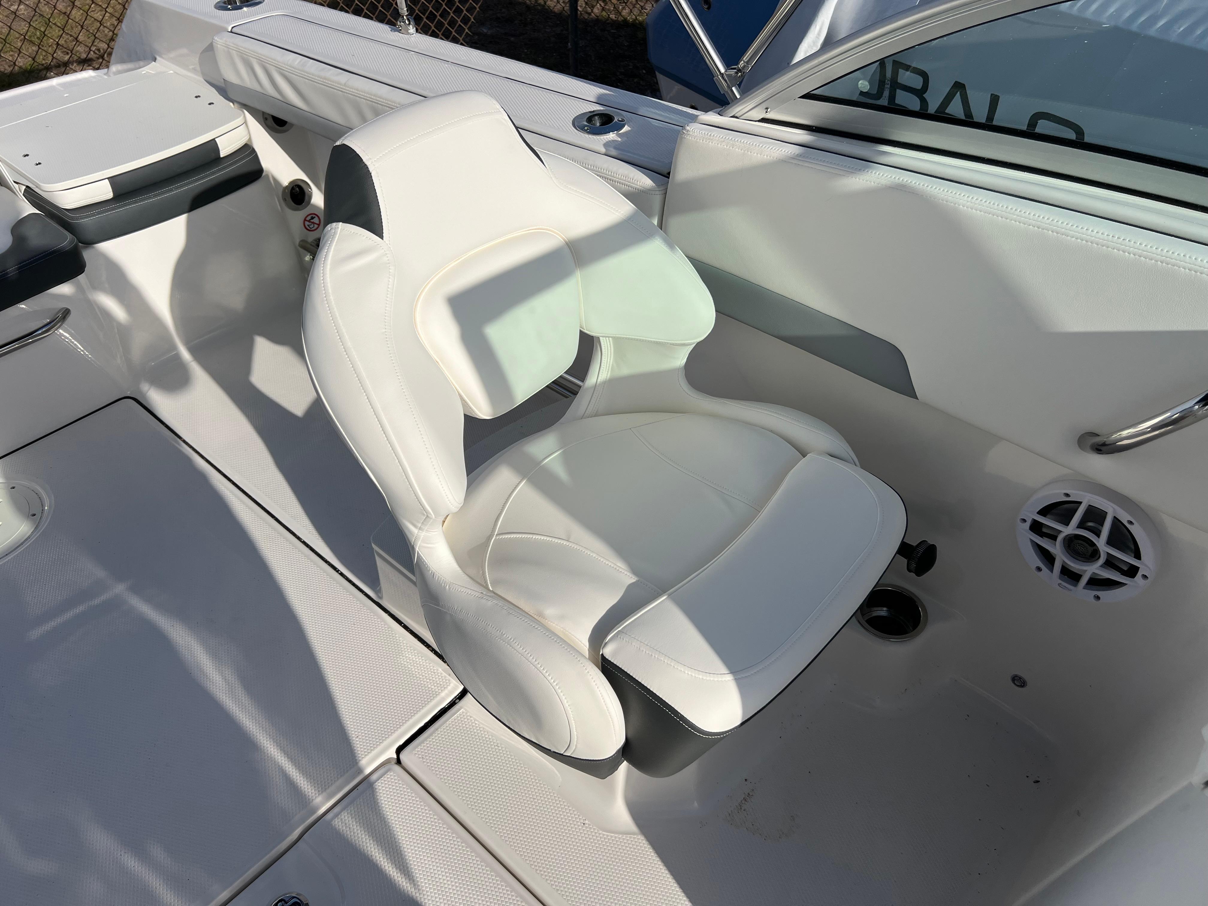 2024 Robalo R207 Dual Console Dual Console for sale - YachtWorld