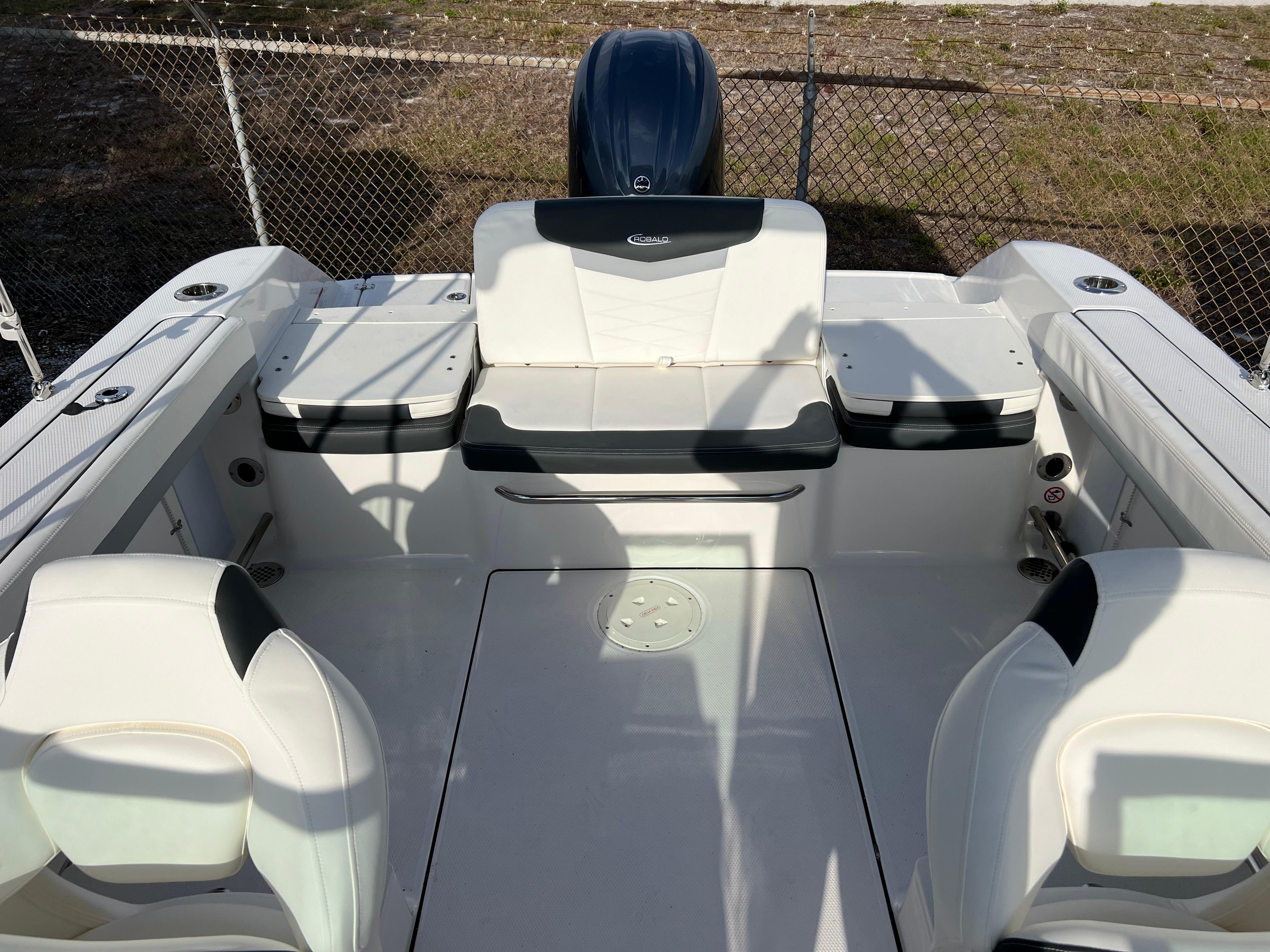 2024 Robalo R207 Dual Console Dual Console for sale - YachtWorld