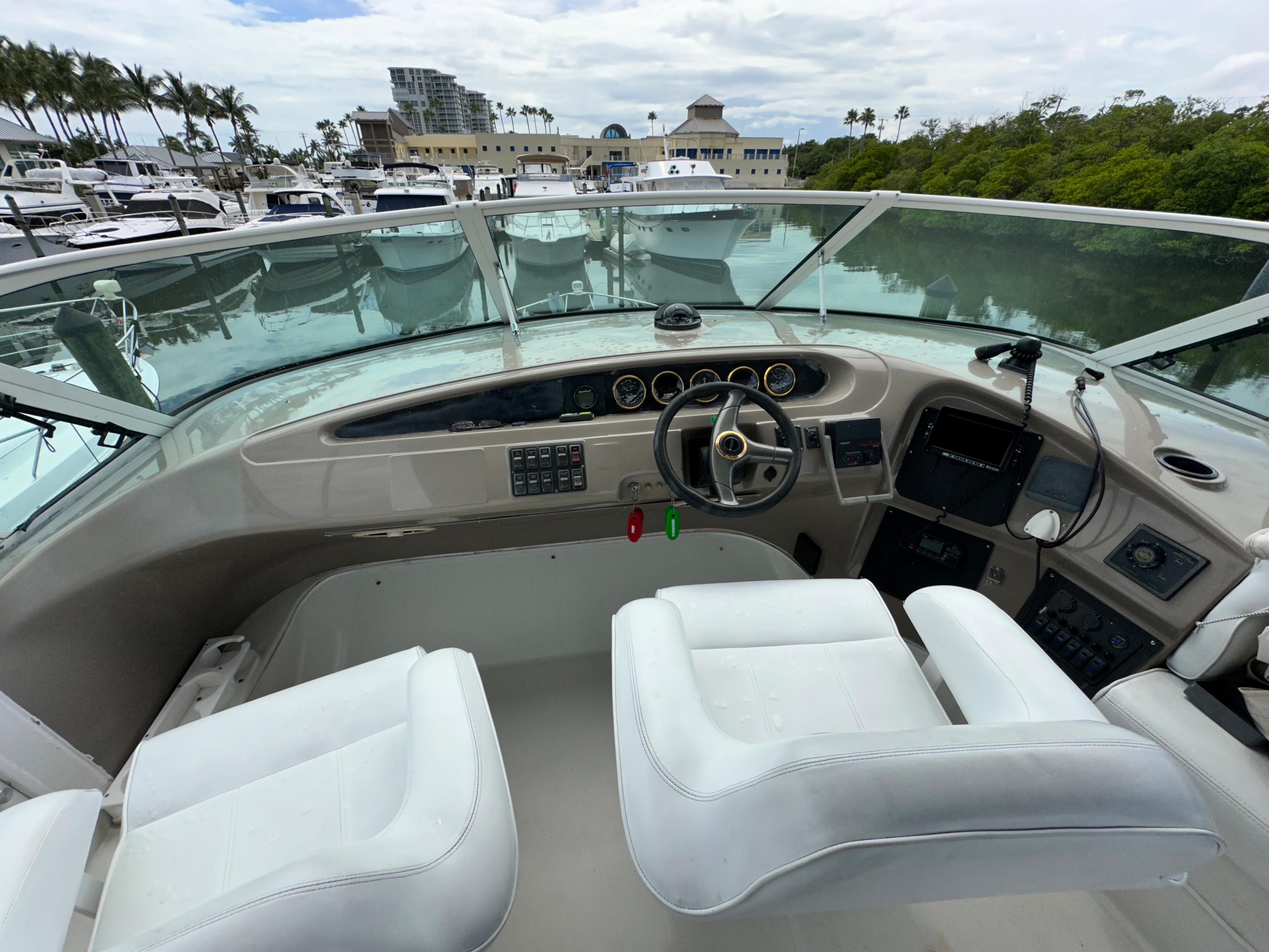 1999 Carver 450 Pilothouse Flybridge for sale - YachtWorld