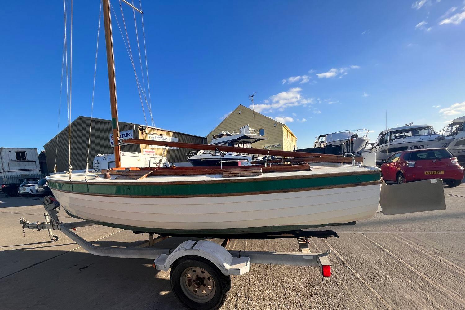 2002 Clinker Sailing dayboat Dinghy for sale - YachtWorld
