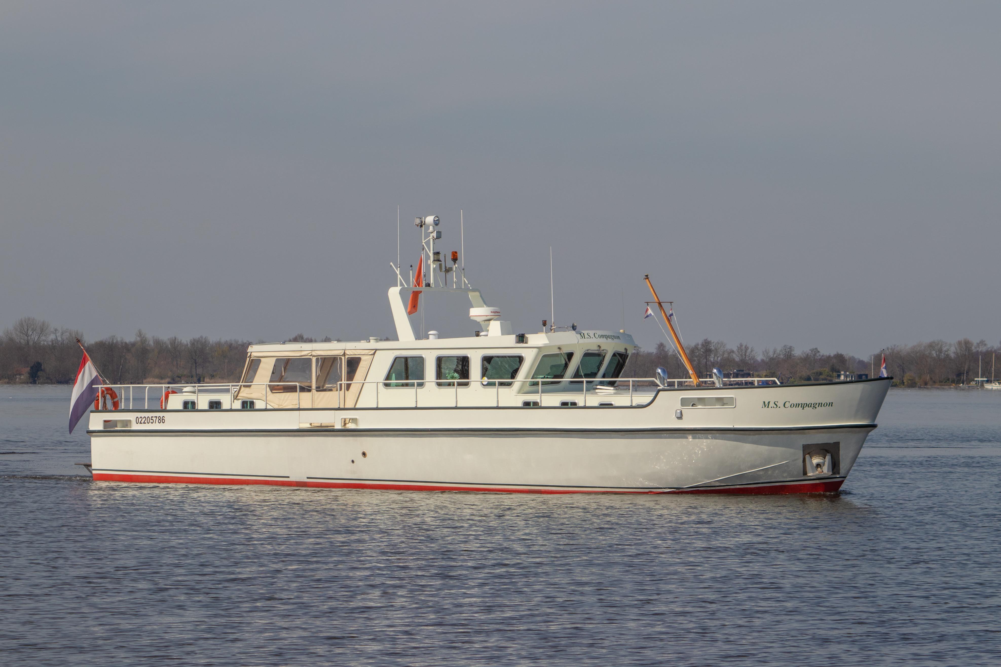 Custom River Cruiser | 1963 | 20m | Boatshop24