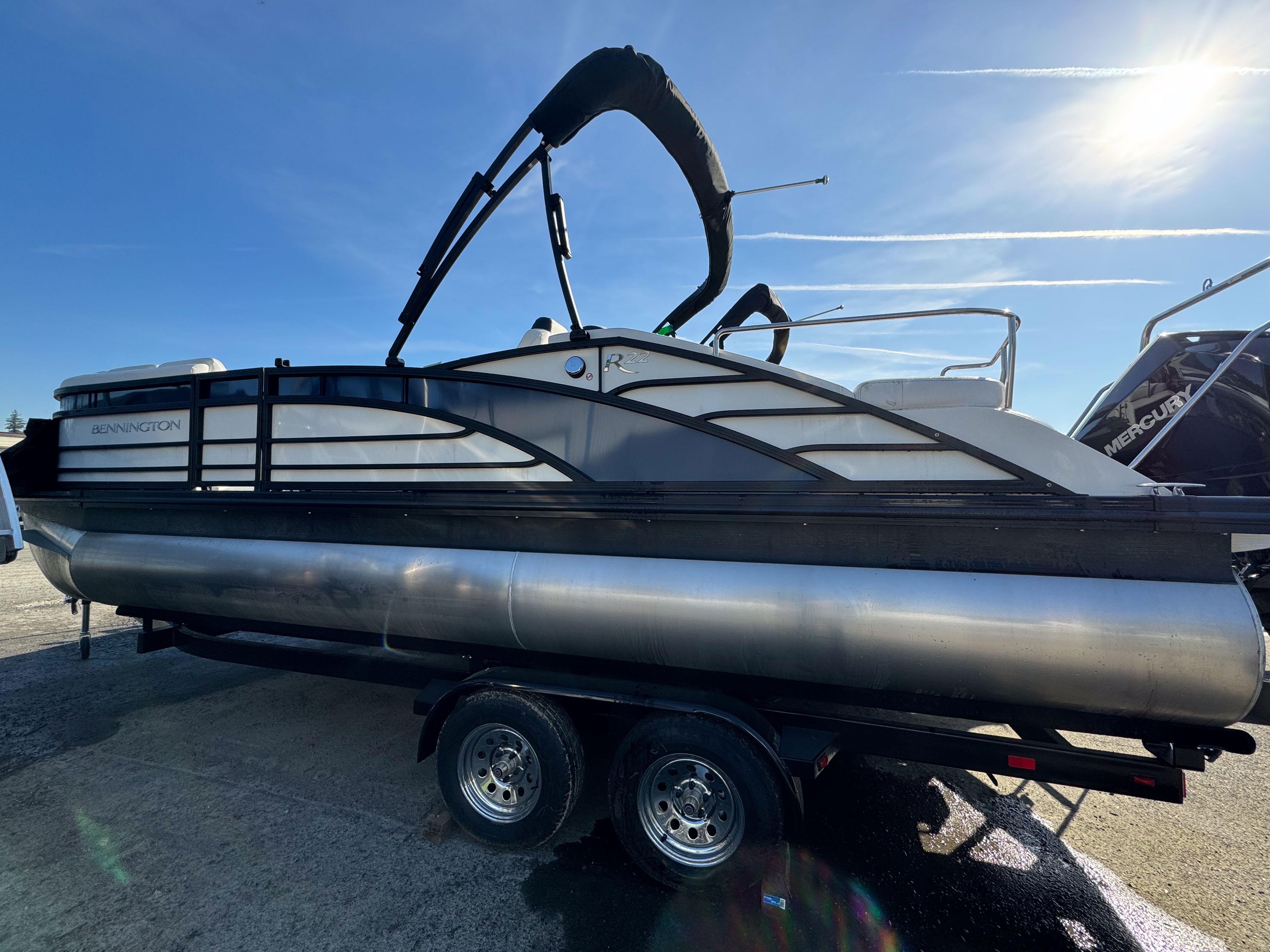 2023 Bennington R Line Bateaux ponton à vendre - YachtWorld
