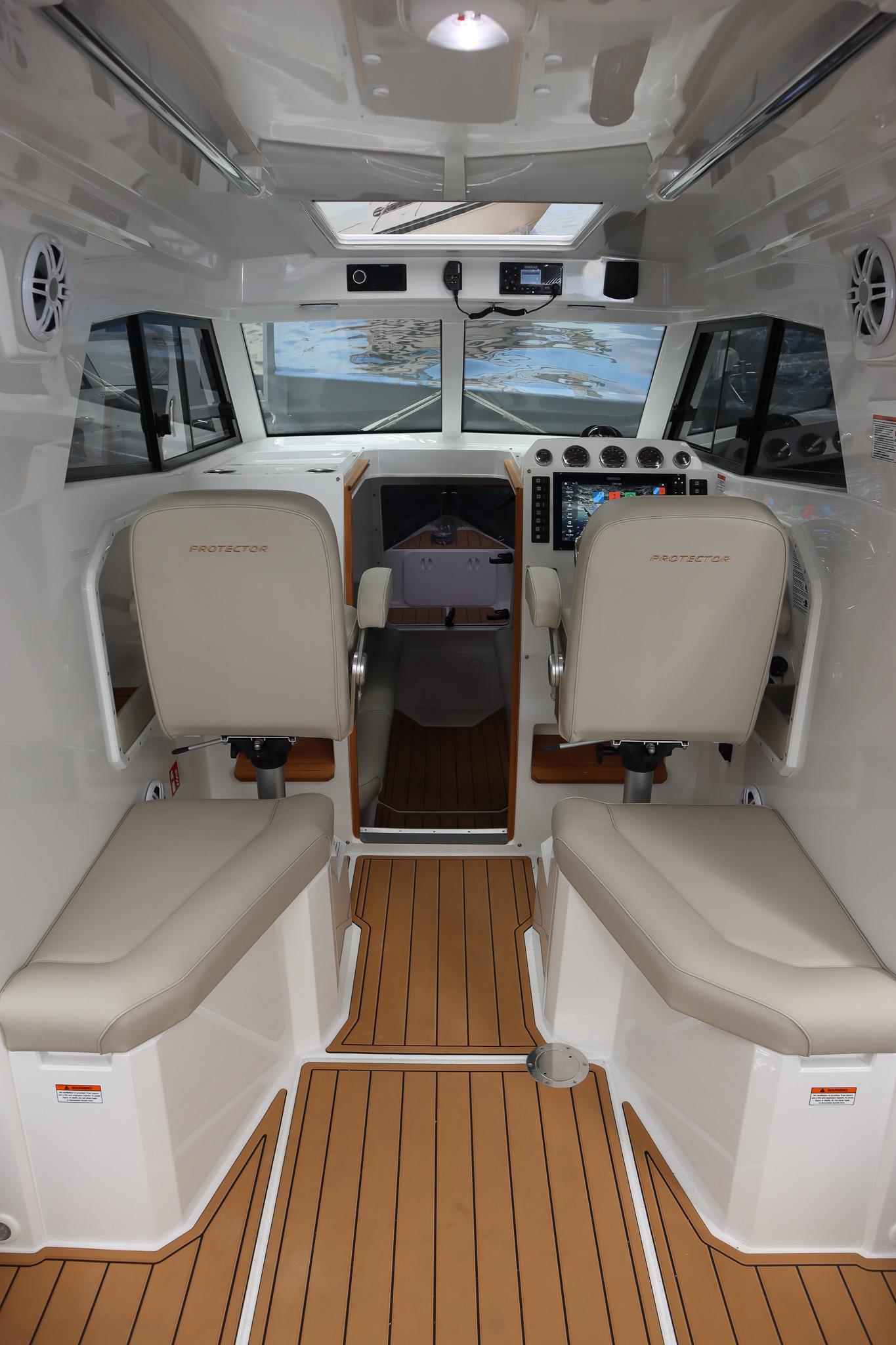 2024 Protector 310 Targa / EQUIPPED / V8 300 HP Rigid Inflatable Boats ...