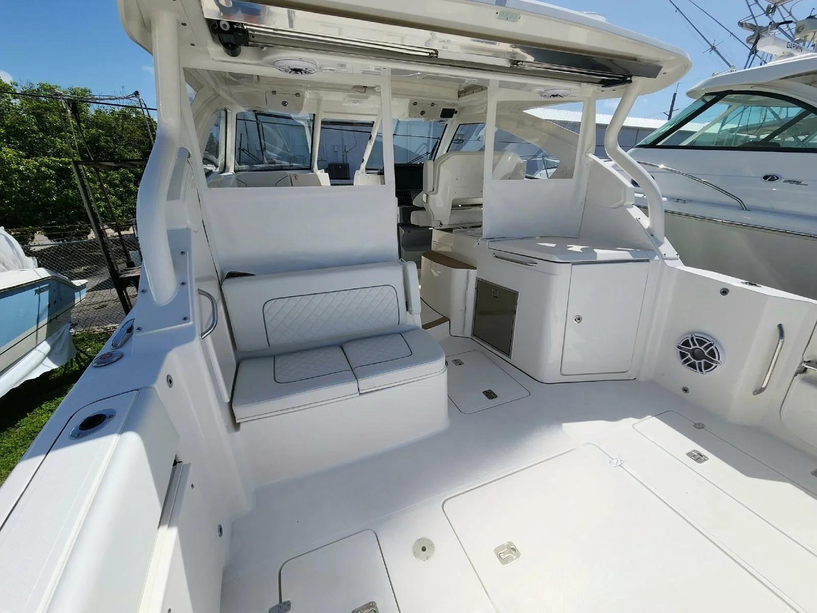 2024 Pursuit DC 365 Dual Console for sale - YachtWorld