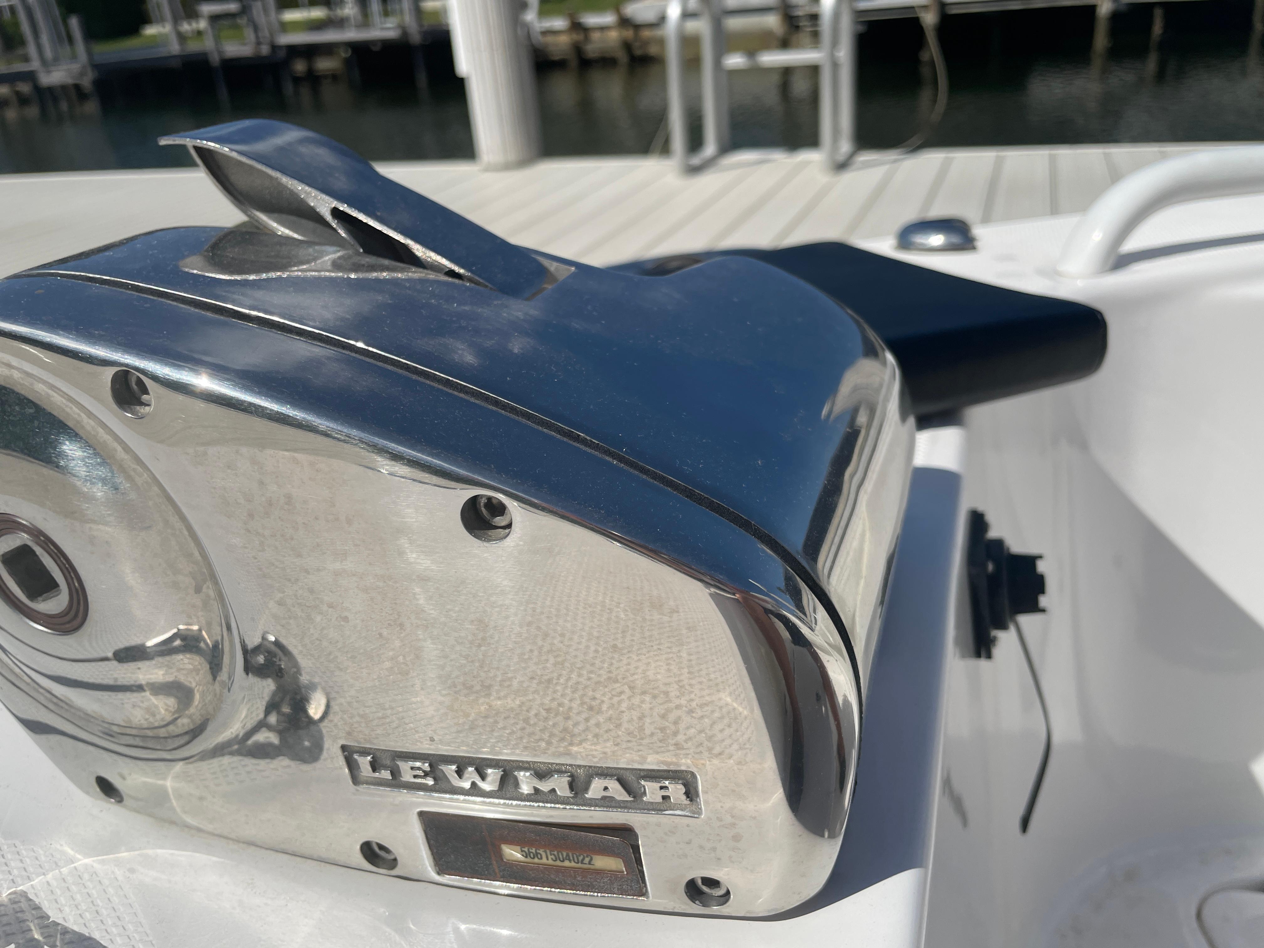 2016 Everglades 275 CC Bateaux à console centrale à vendre - YachtWorld