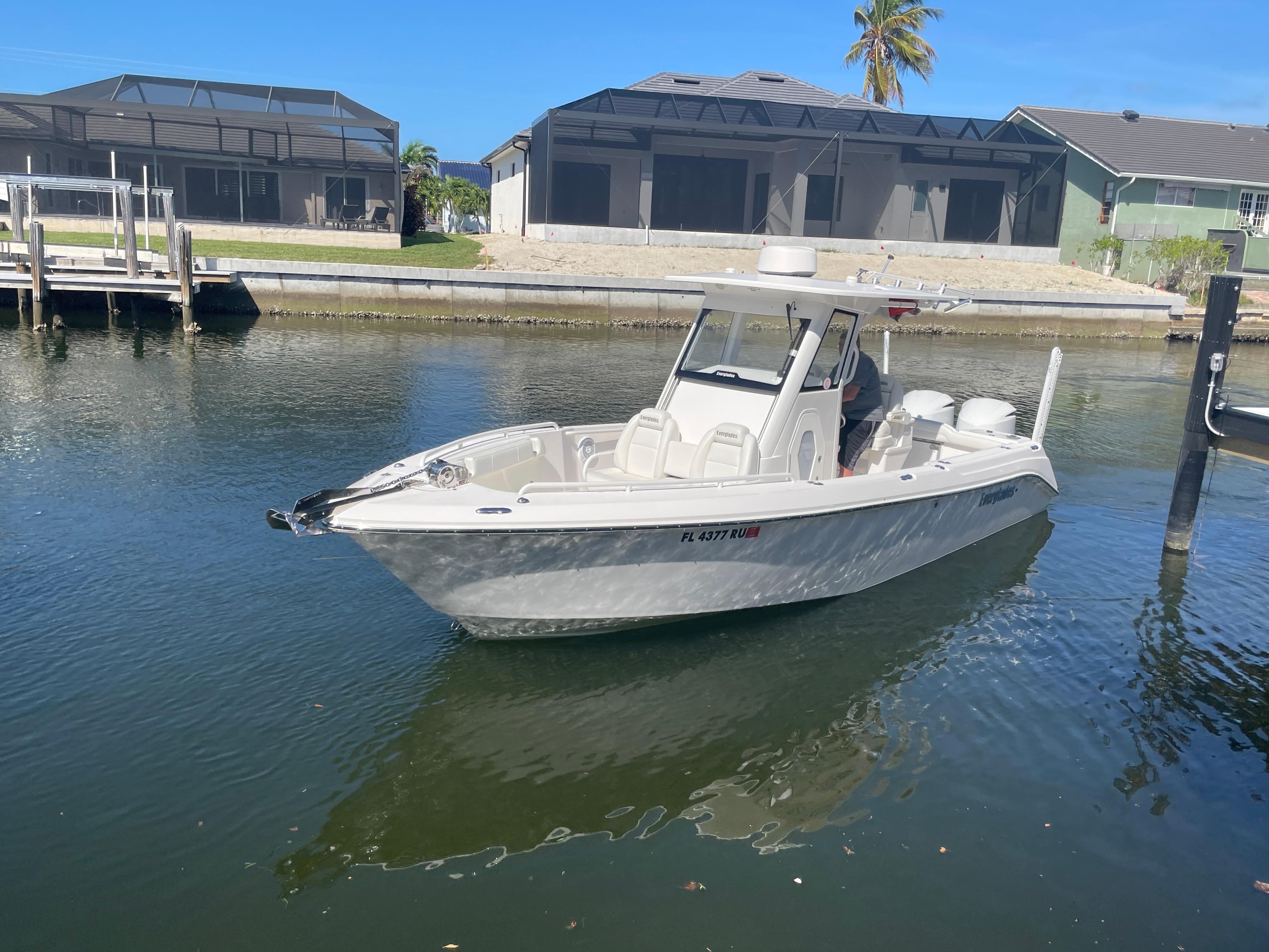 2016 Everglades 275 CC Bateaux à console centrale à vendre - YachtWorld
