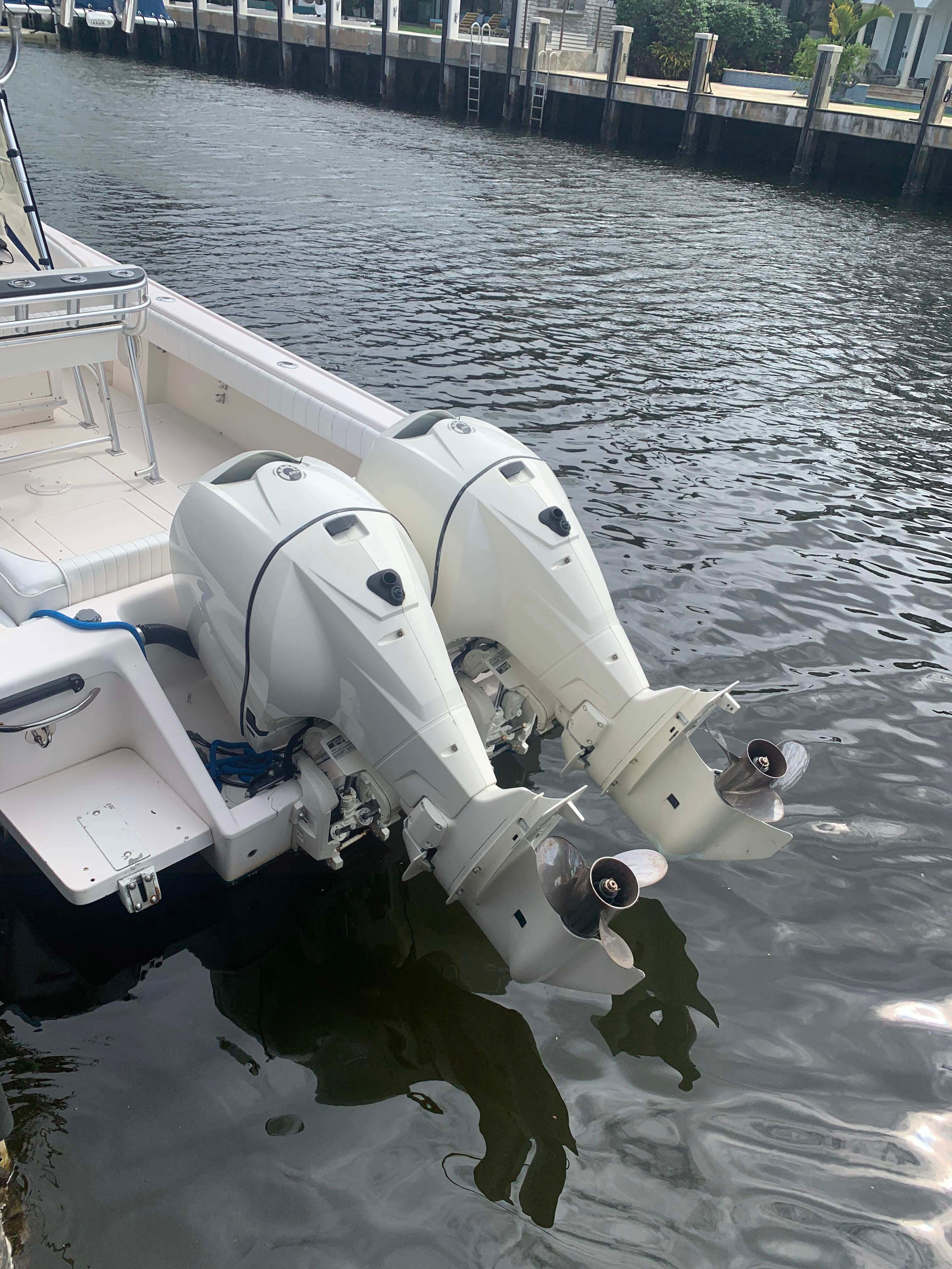 1995 Intrepid 322 Cuddy Cuddy Cabin for sale - YachtWorld