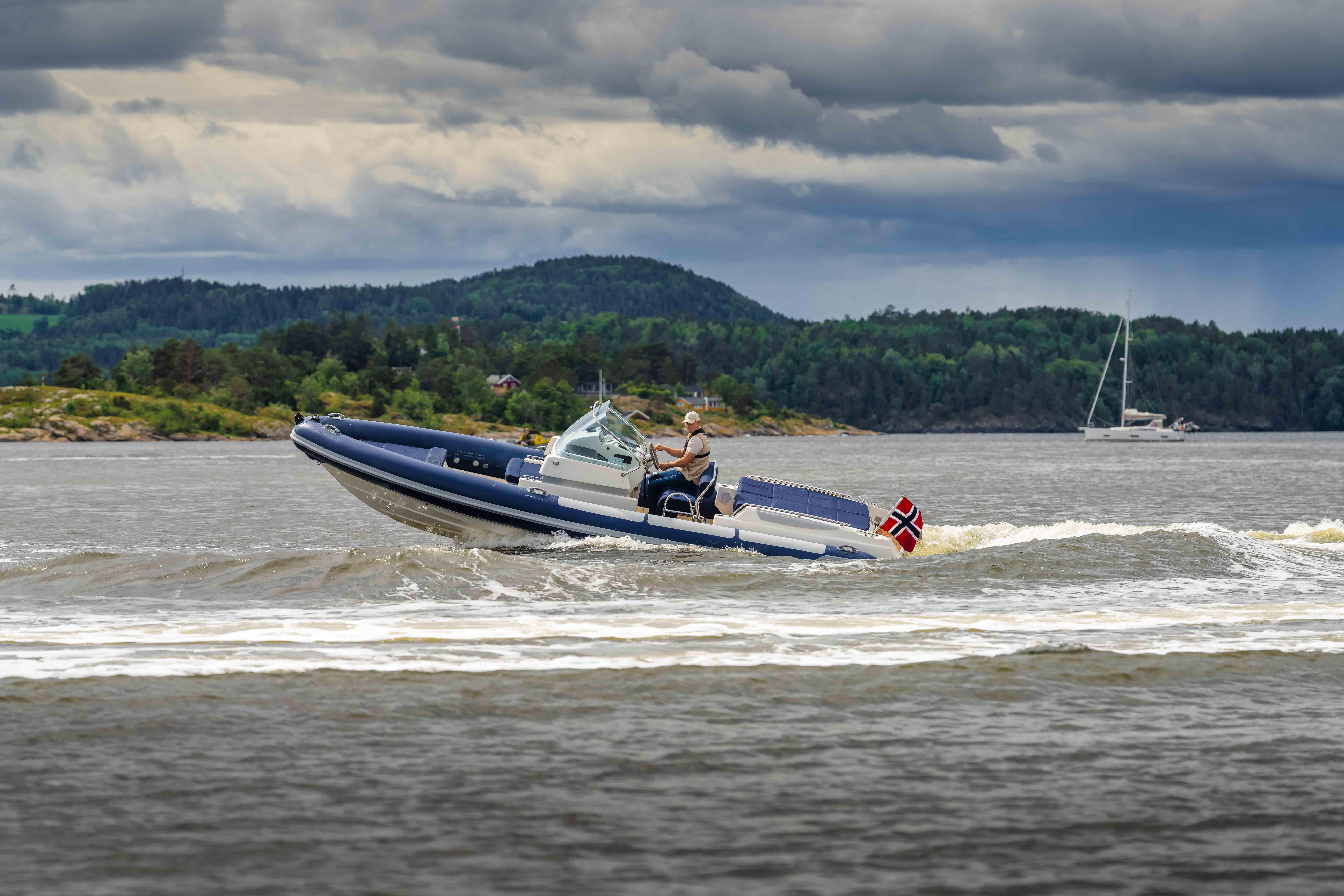 2004 Goldfish 25 RIB Airboat for sale - YachtWorld