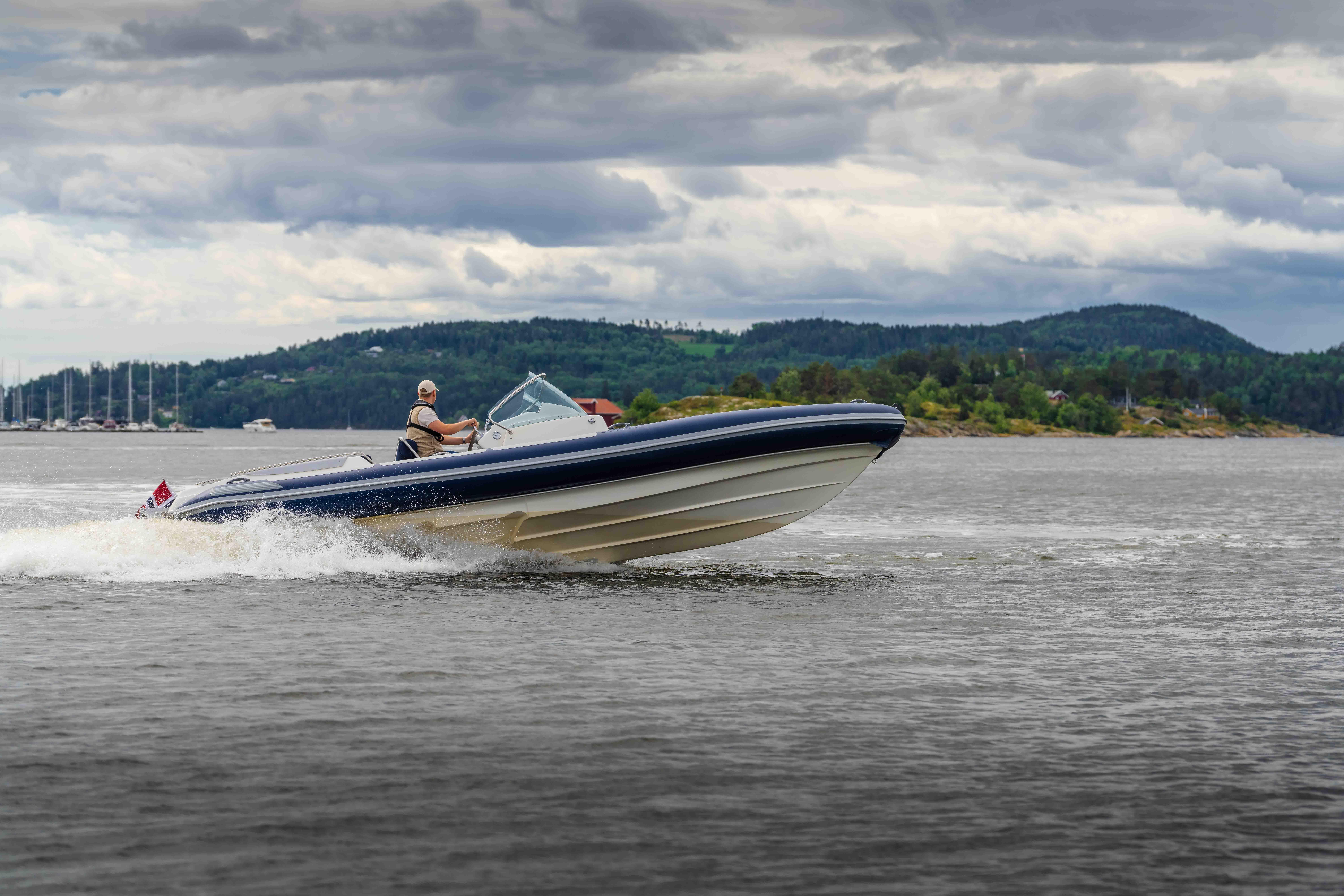 2004 Goldfish 25 RIB Airboat for sale - YachtWorld