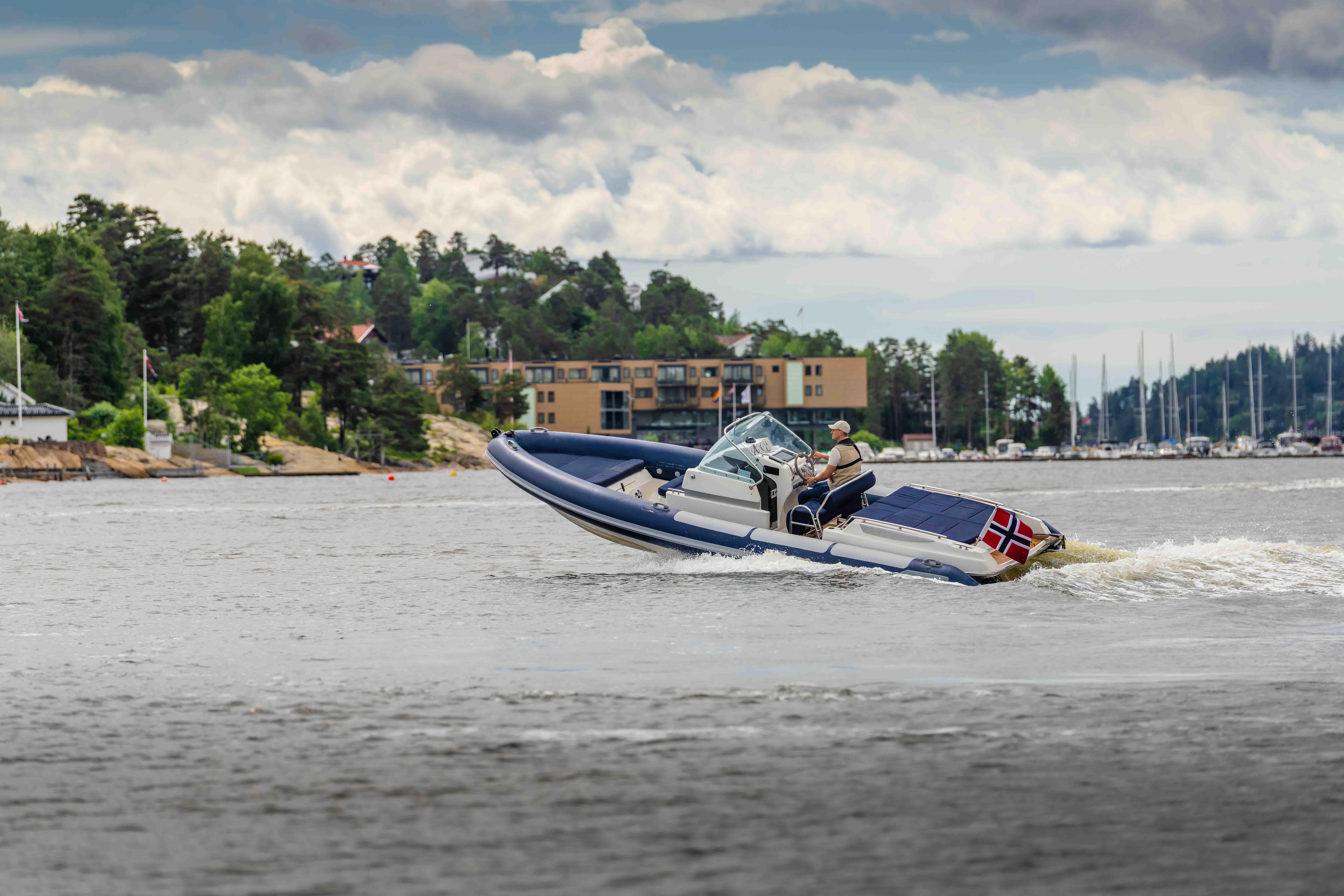 2004 Goldfish 25 RIB Airboat for sale - YachtWorld