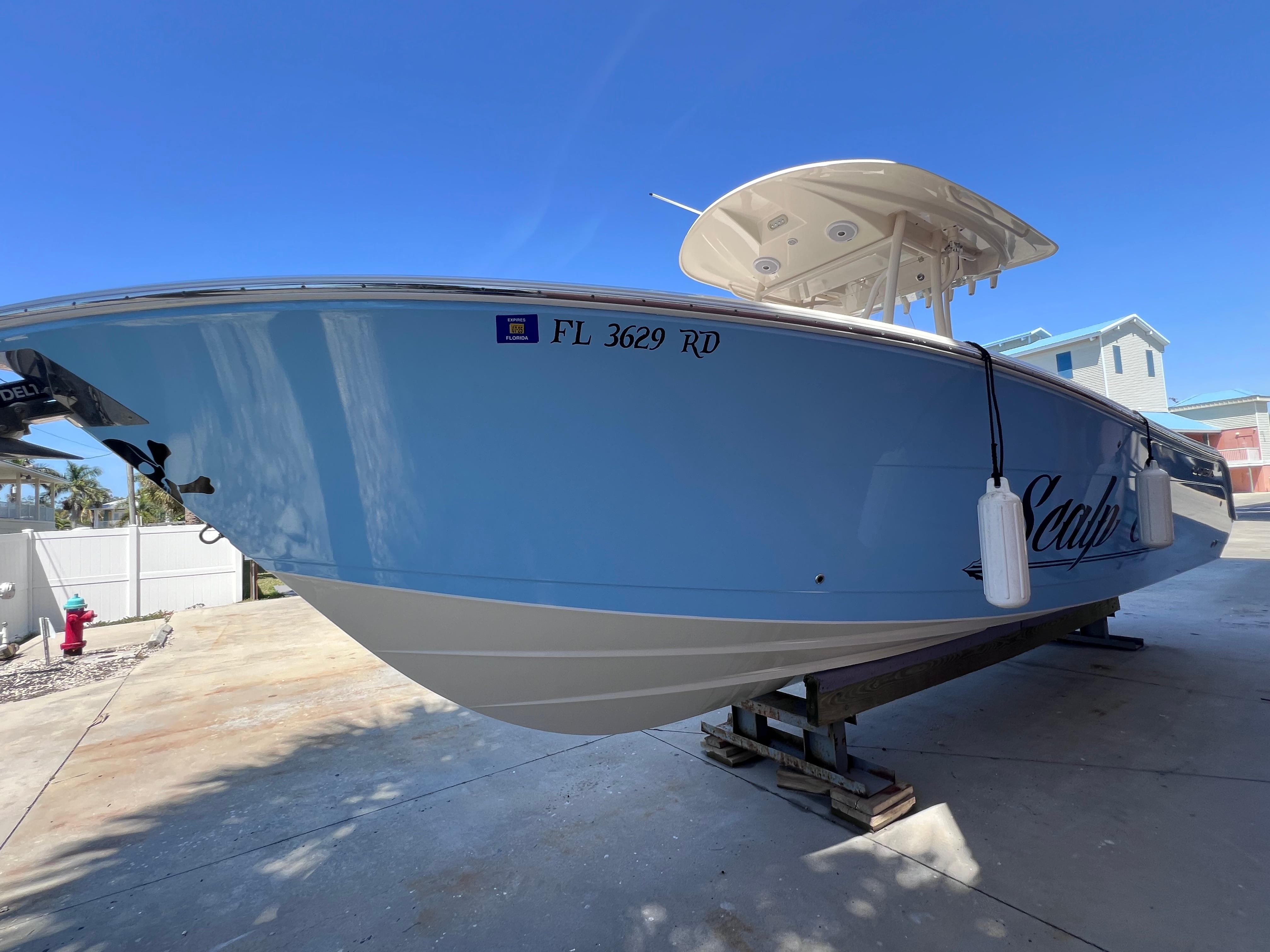 2016 Cobia 277 Center Console LOADED Bateaux à console centrale à ...