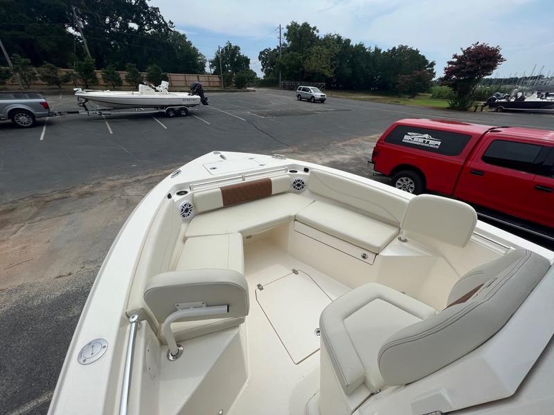 2024 Cobia 240 CC Bateaux à console centrale à vendre - YachtWorld