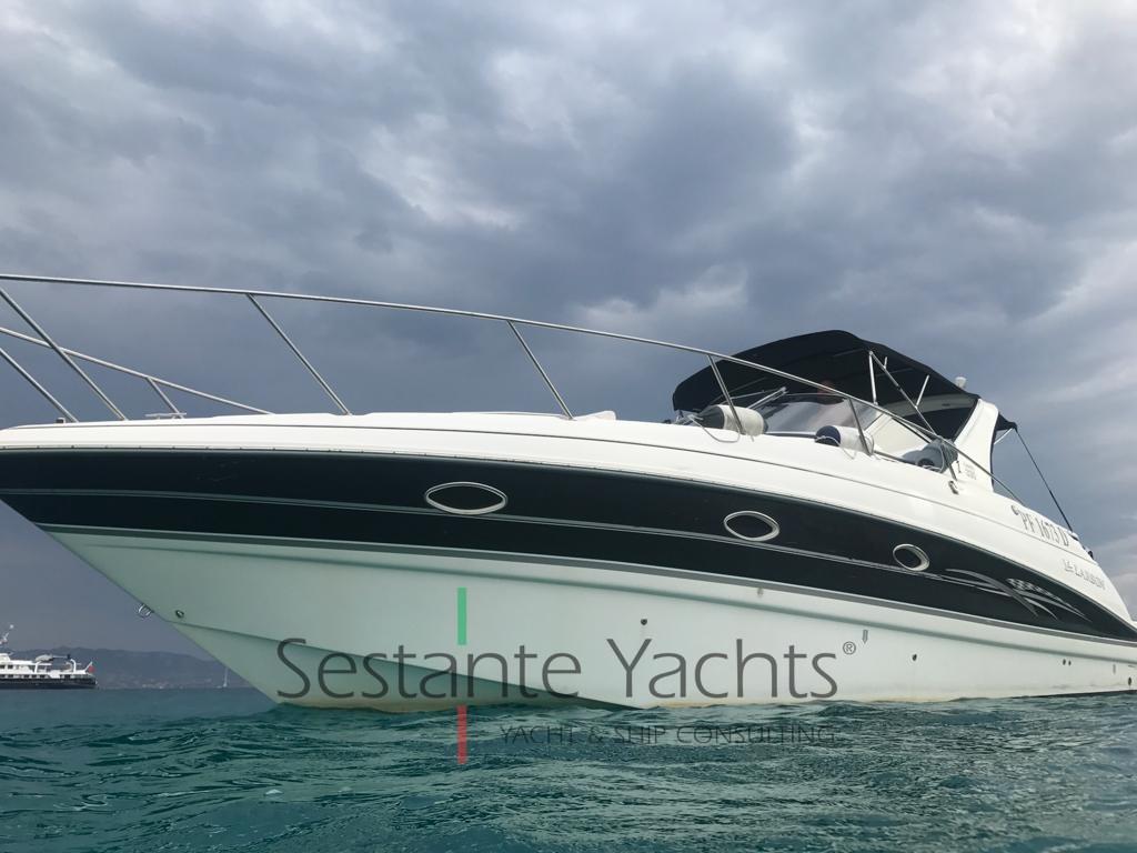 Larson Cabrio 330 | 2008 | 10m | Boatshop24