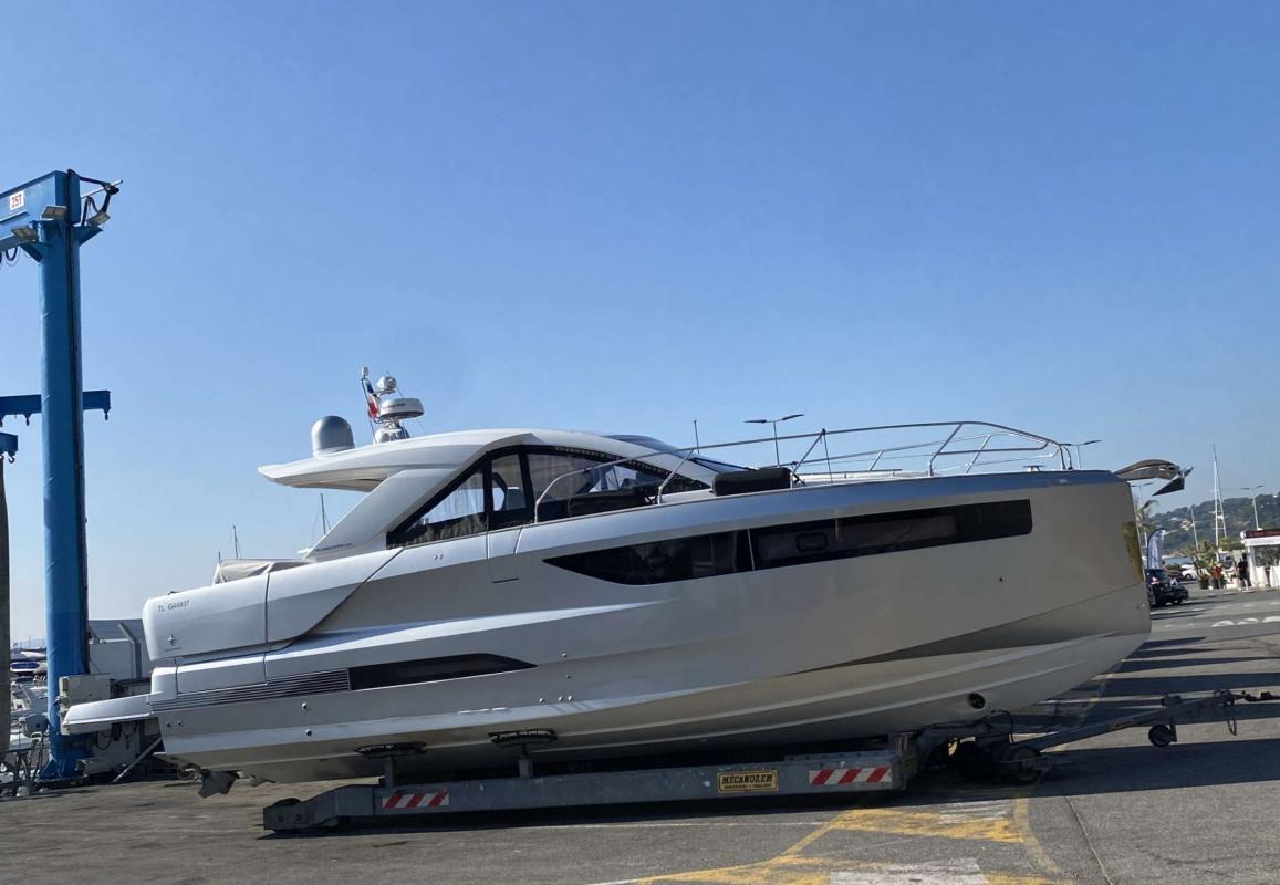 Used 2022 Jeanneau DB 43 - 83 - Var | TopBoats